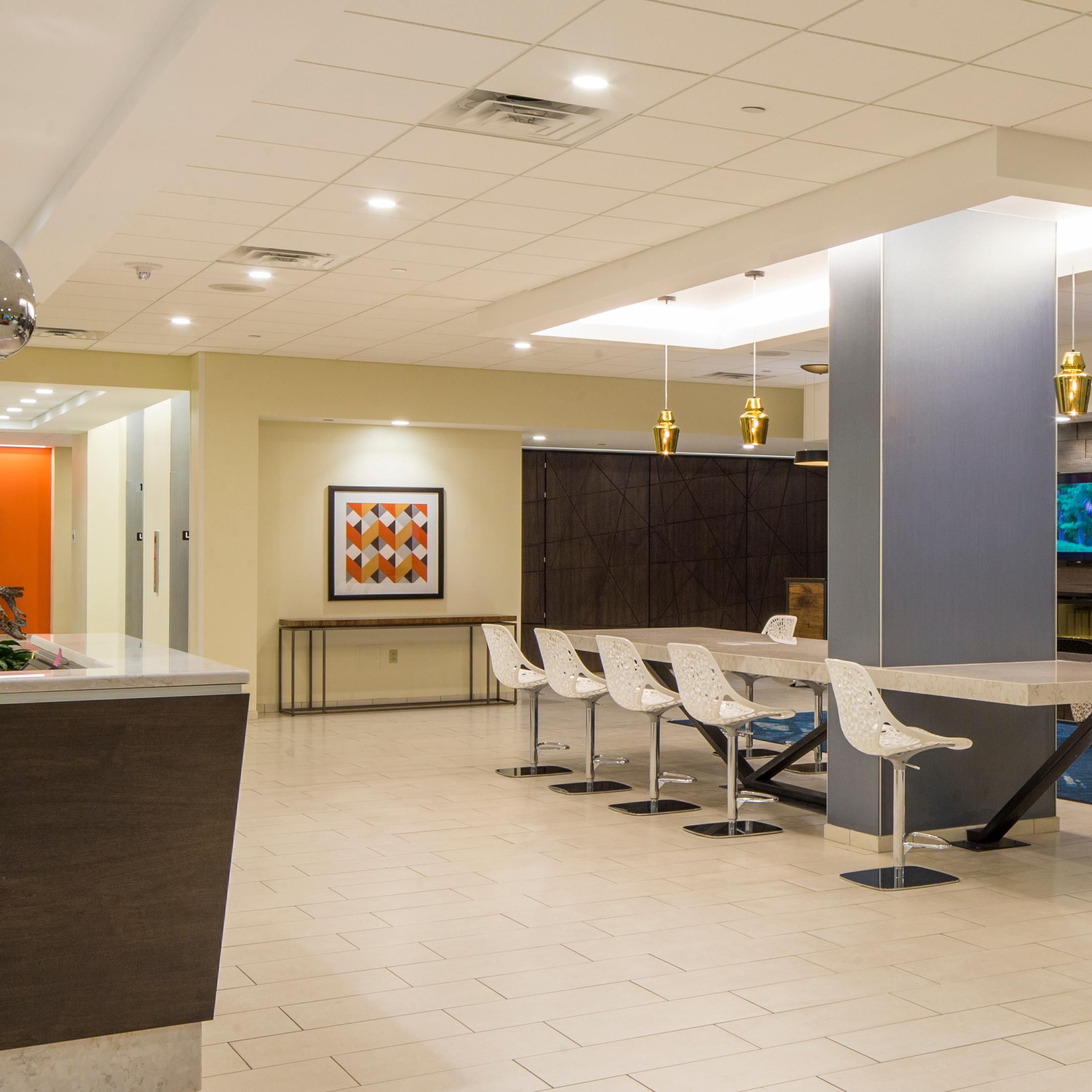 Hotel Suites in Pittsburgh, PA | Crowne Plaza Suites Pittsburgh South