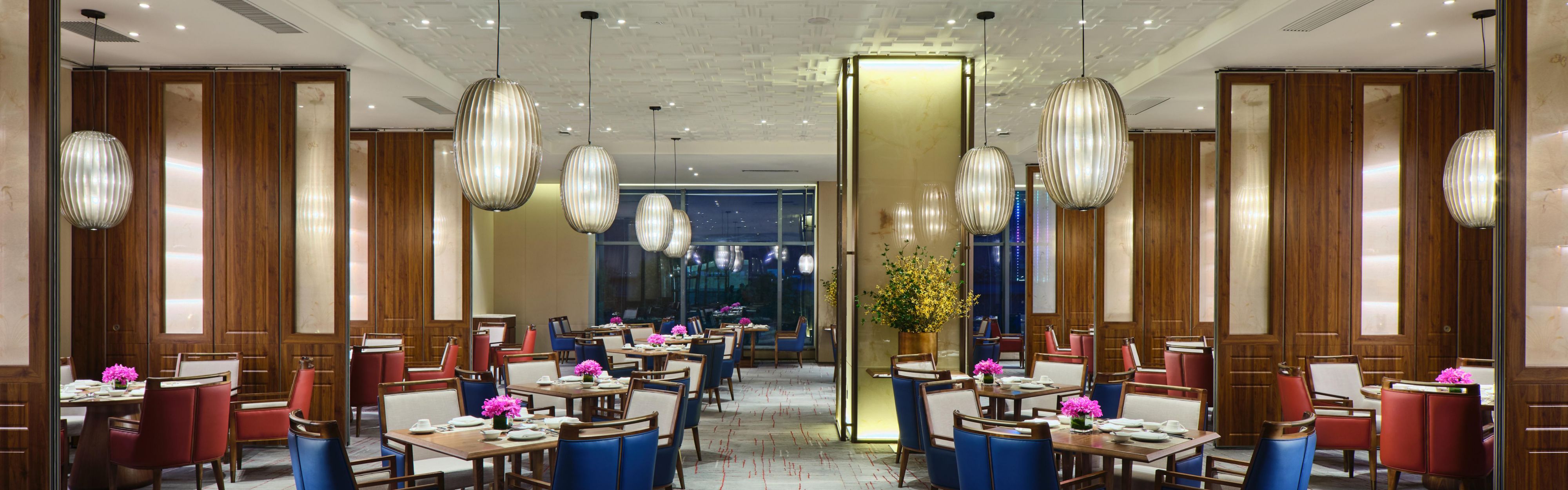 Restaurants Near Wuhan - Crowne Plaza