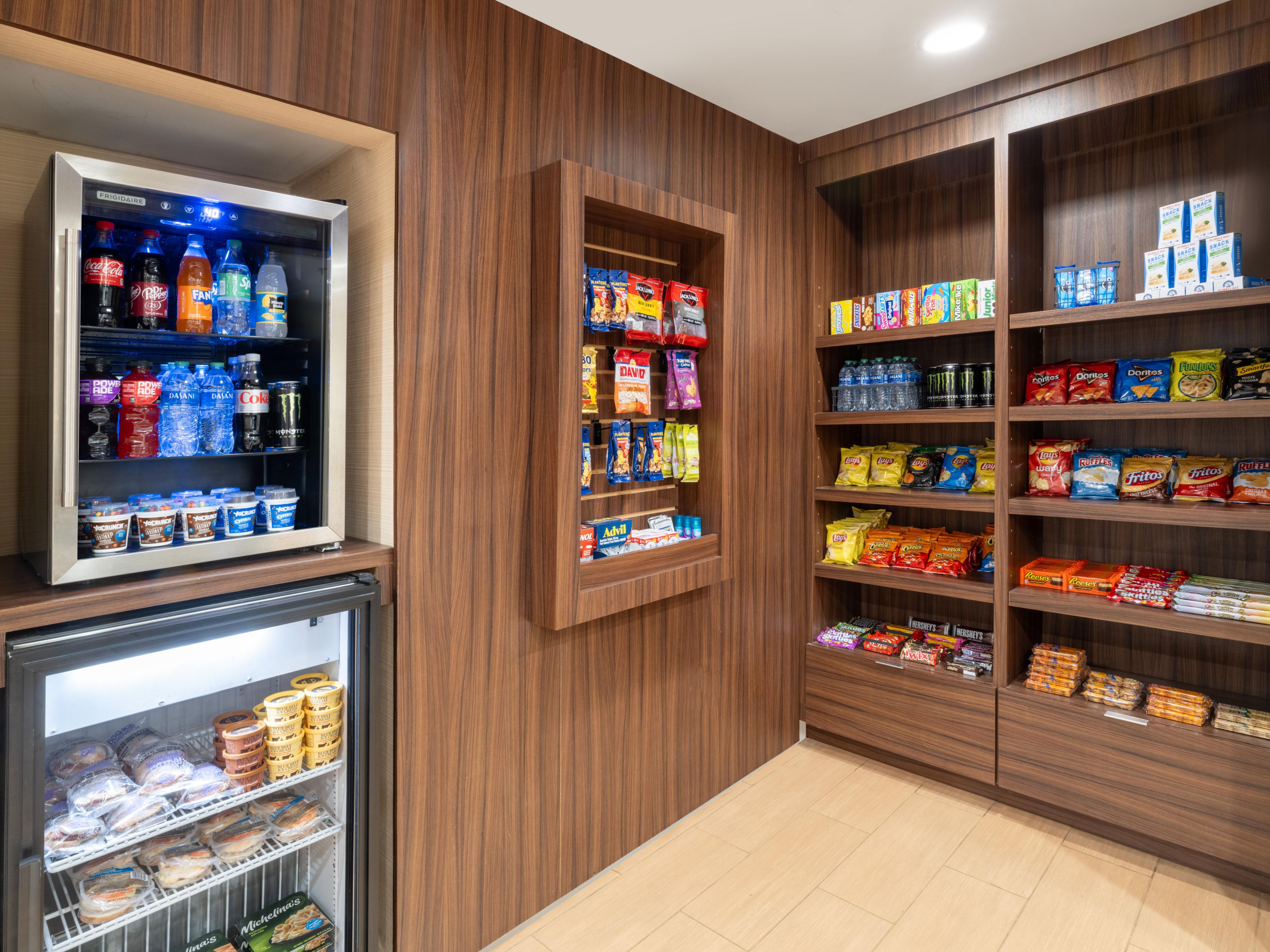 Hotels in Topeka, KS | Garner Hotel Topeka West