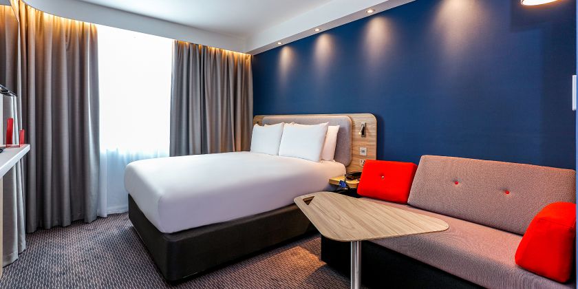 Explore Holiday Inn Express for Business & Leisure Travel