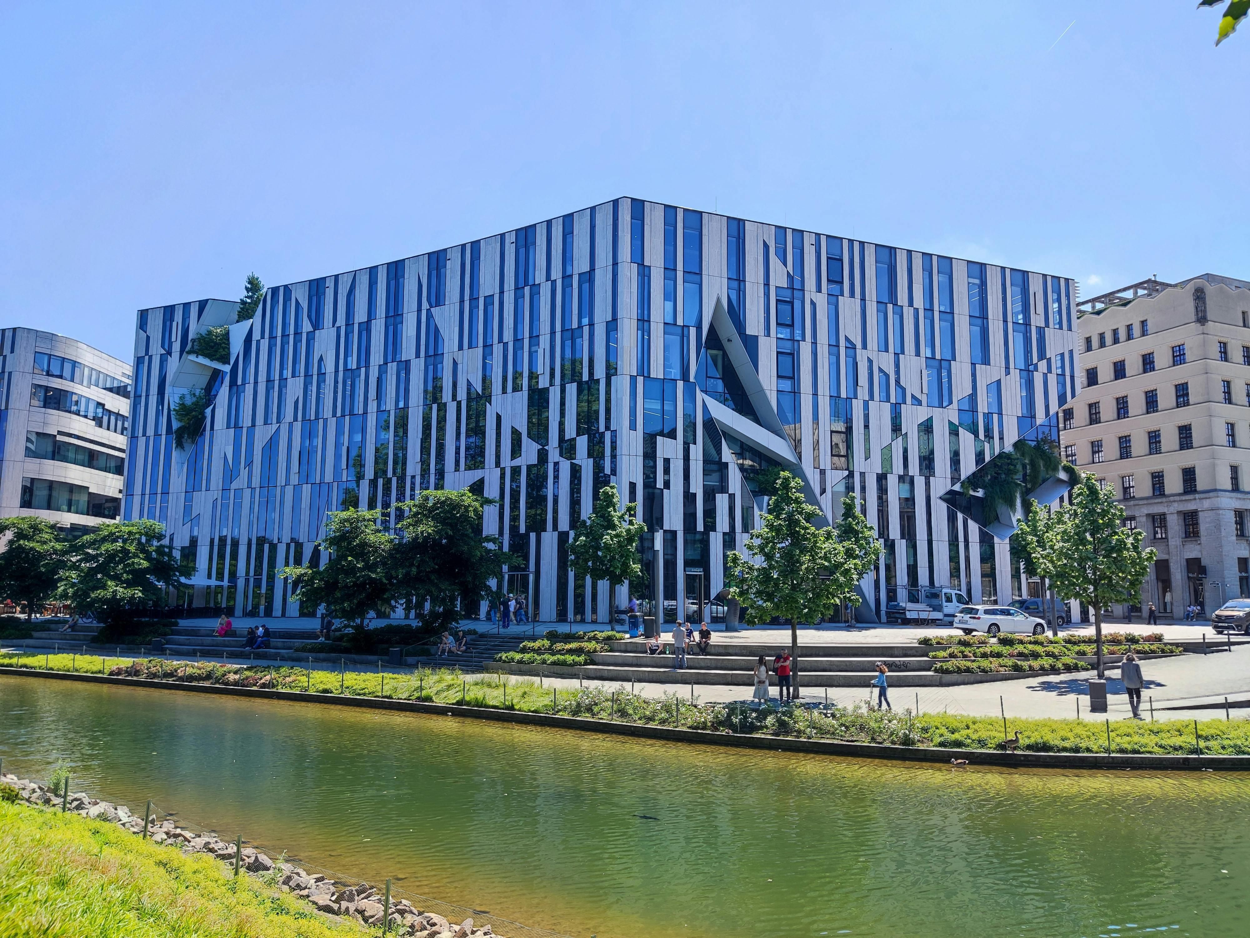 Düsseldorf Hotel | Holiday Inn the niu, Tab Düsseldorf