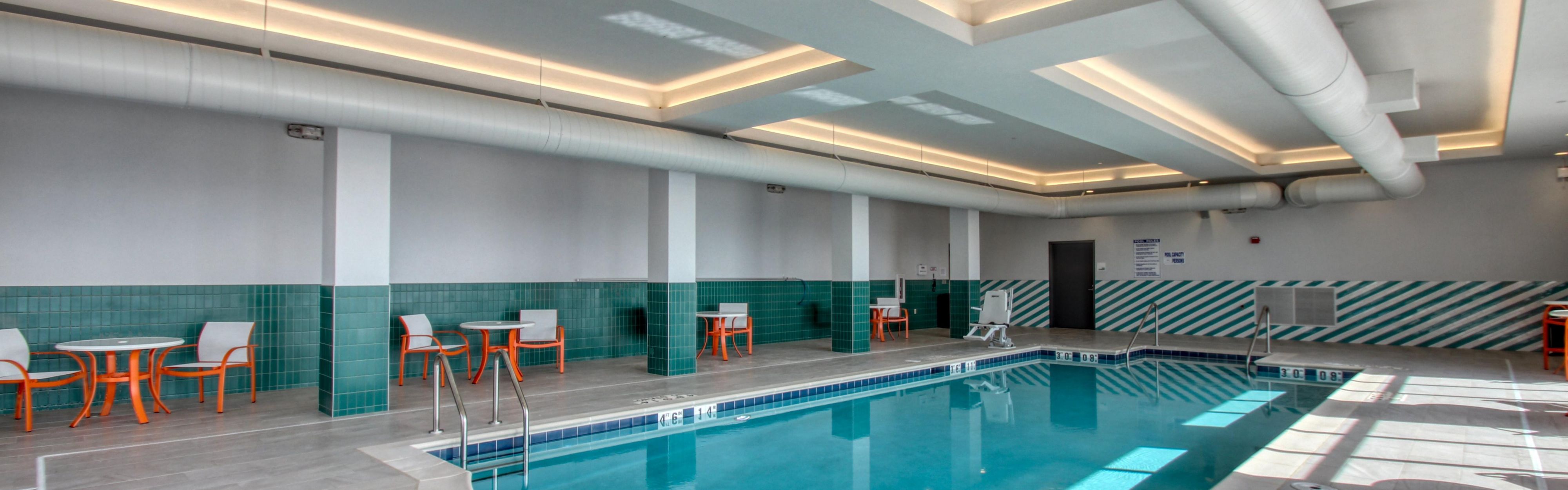 Holiday Inn Appleton - Free Internet & More