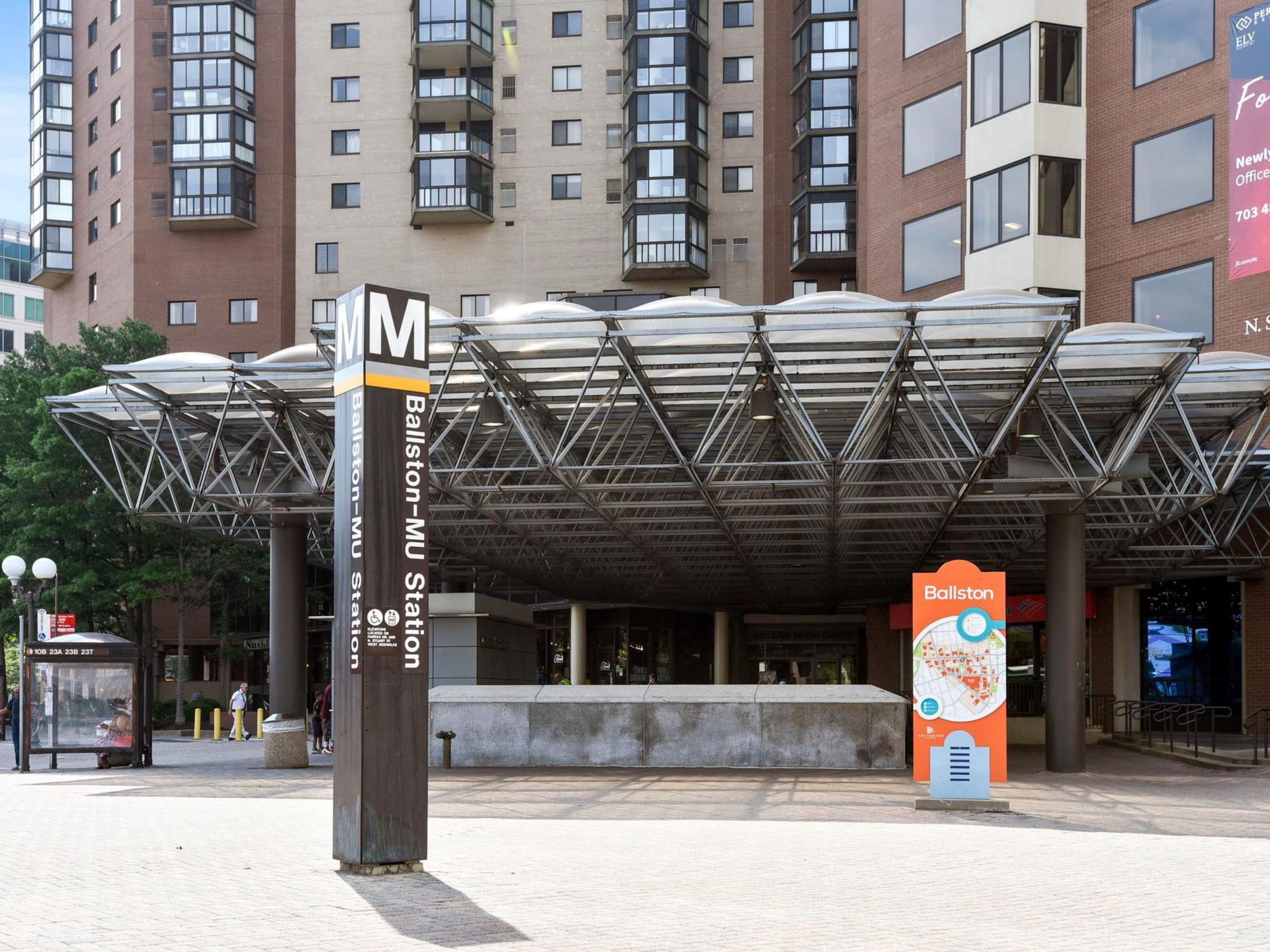 Hotel in Ballston Arlington | Holiday Inn® Arlington at Ballston