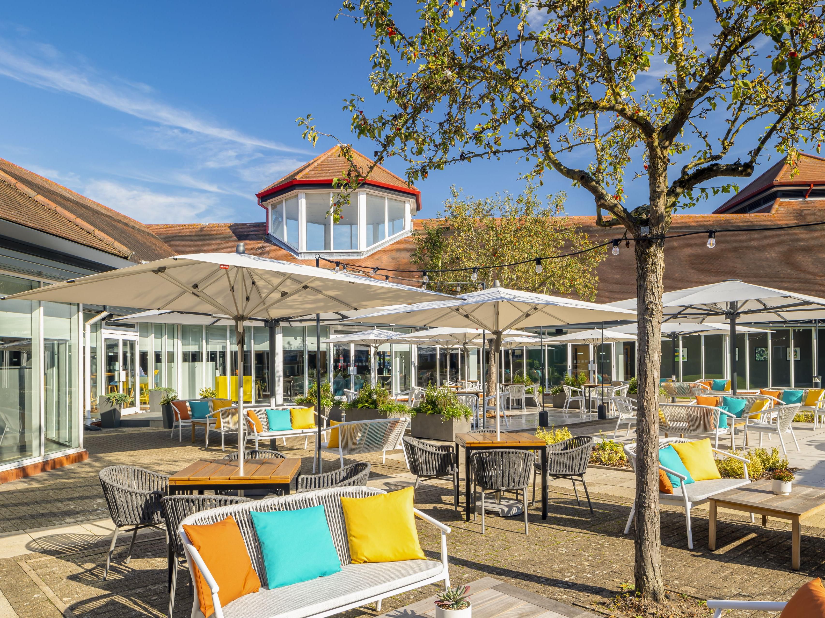 Hotels Near Aylesbury Town Centre: Holiday Inn Aylesbury