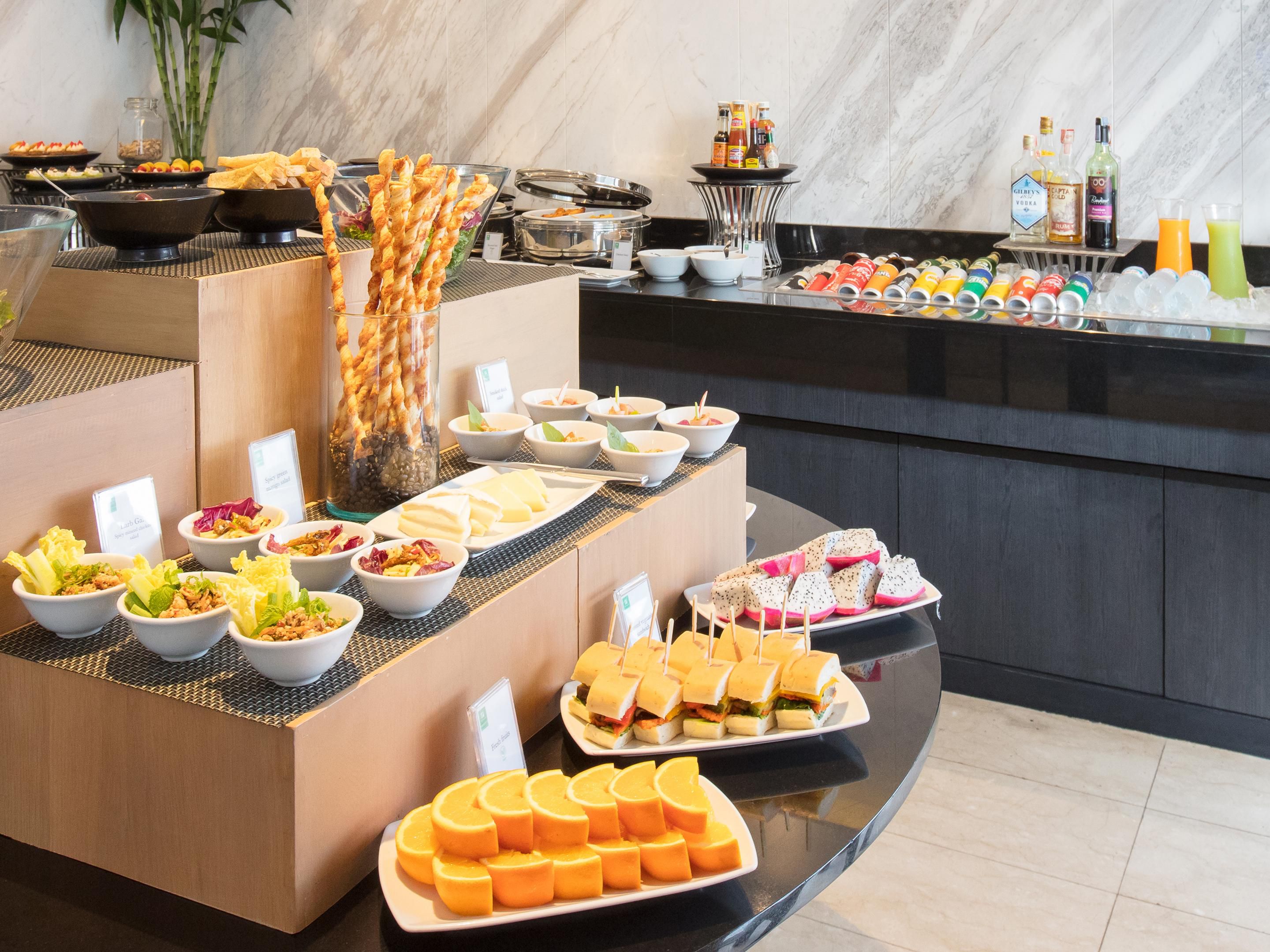 Bangkok Hotel City Centre | Holiday Inn Bangkok Hotel by IHG