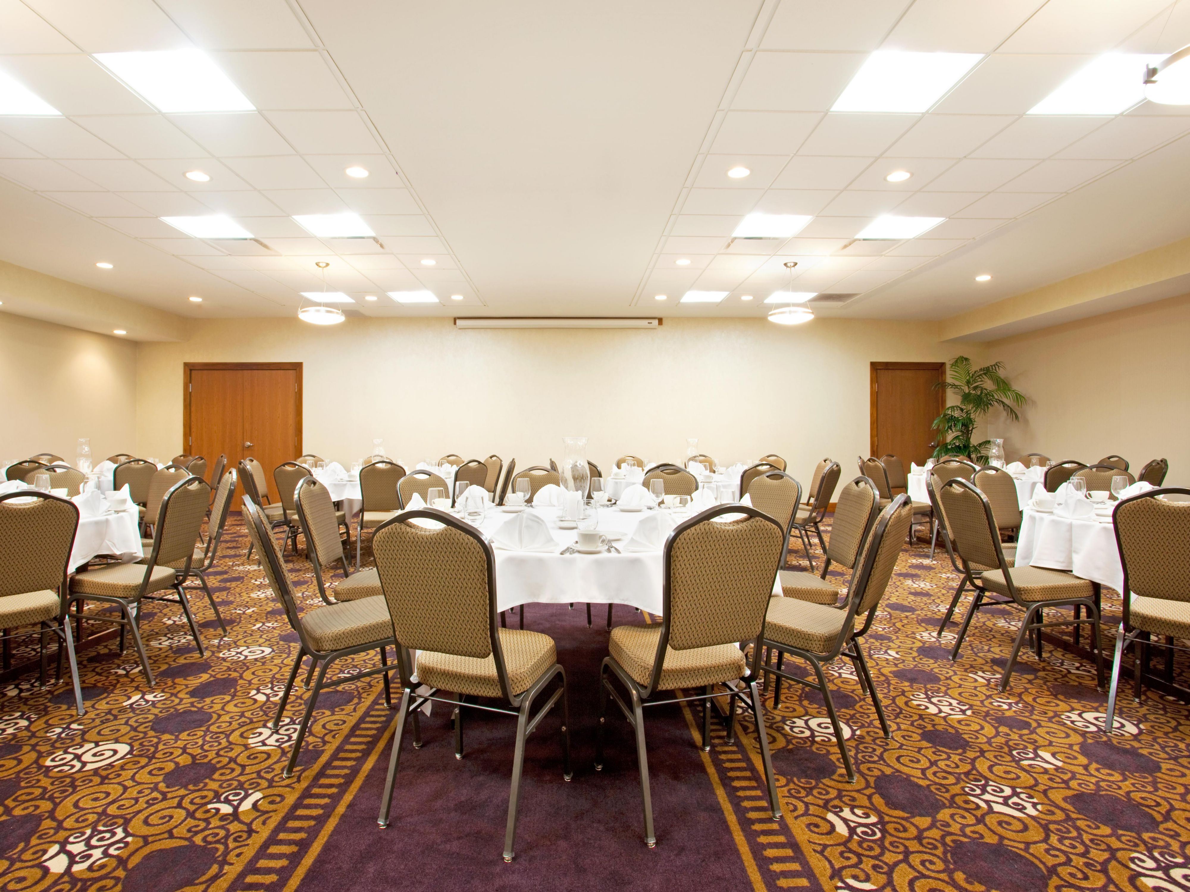 Hotel in Battle Creek | Holiday Inn Battle Creek Hotel