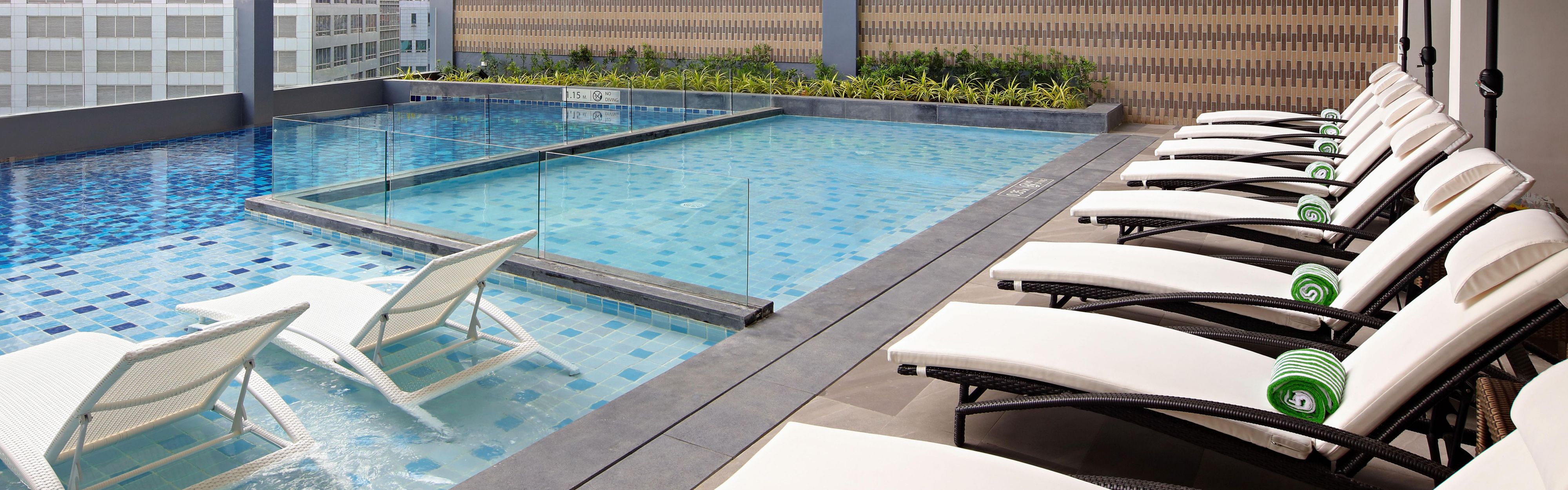 Holiday Inn Cebu City - Free Internet & More