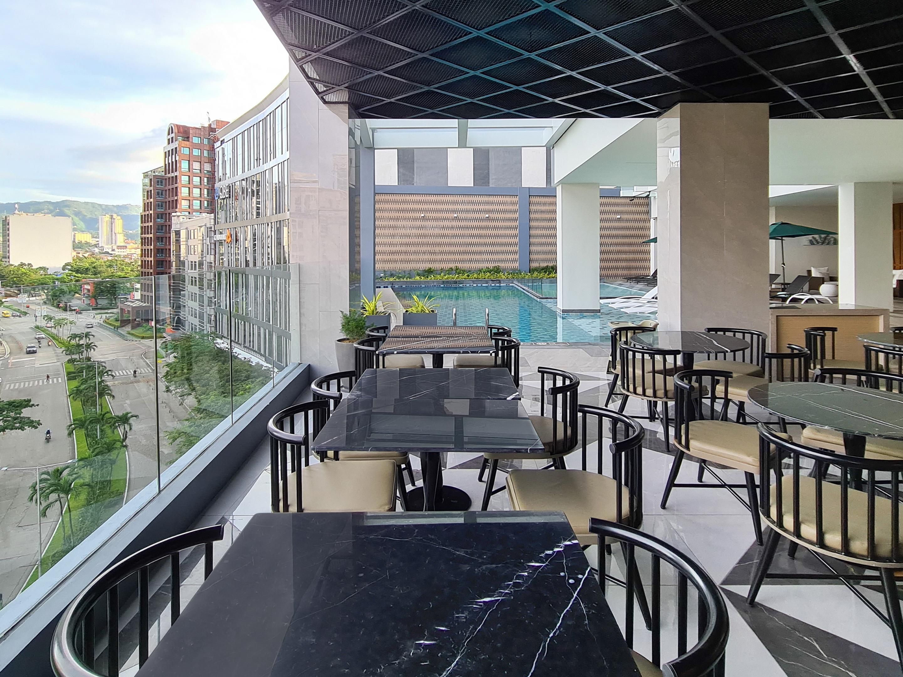 Hotel in Cebu | Holiday Inn Cebu City Hotel