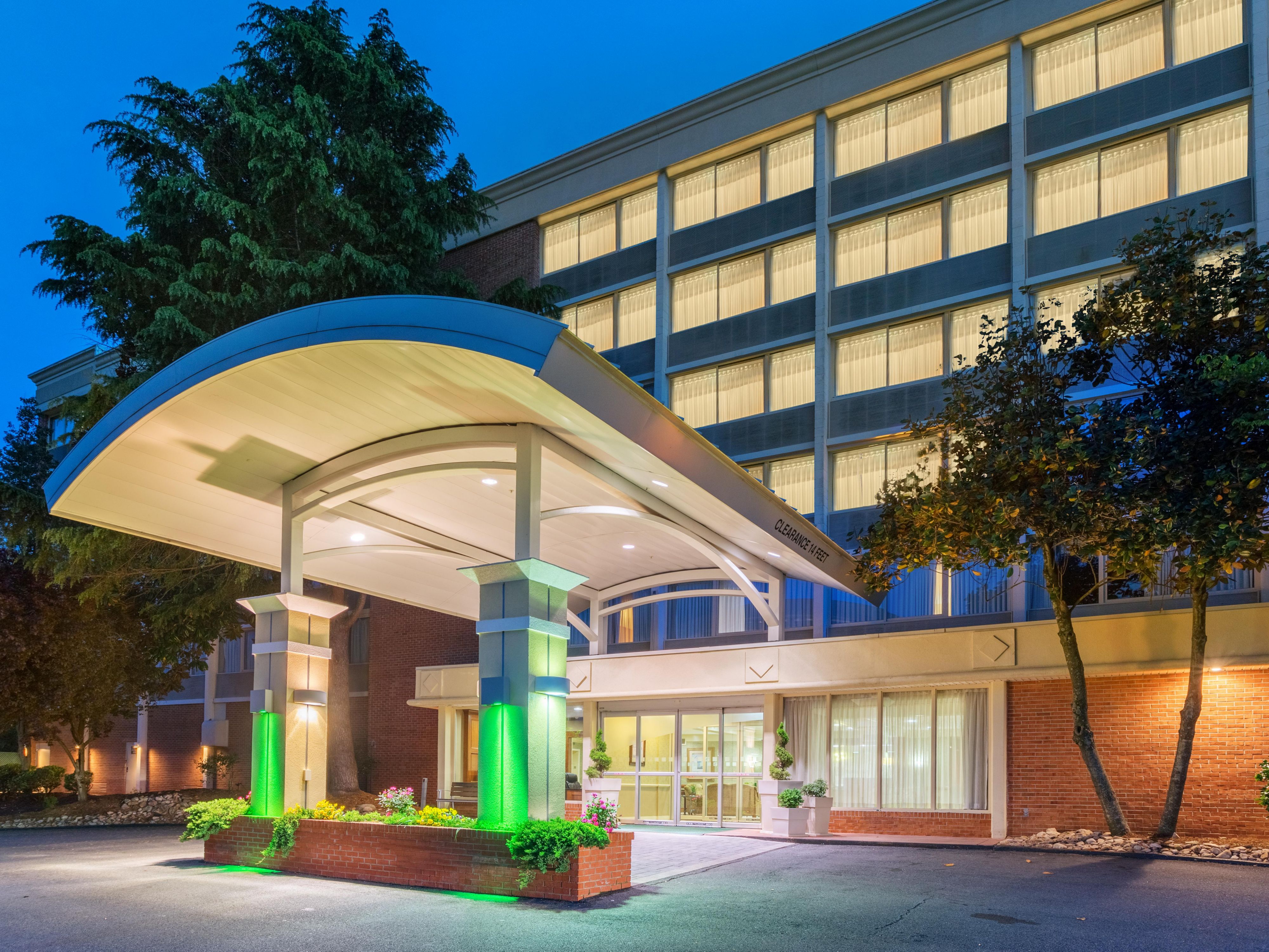 Charlottesville Hotel near John Paul Jones Arena | Holiday Inn ...
