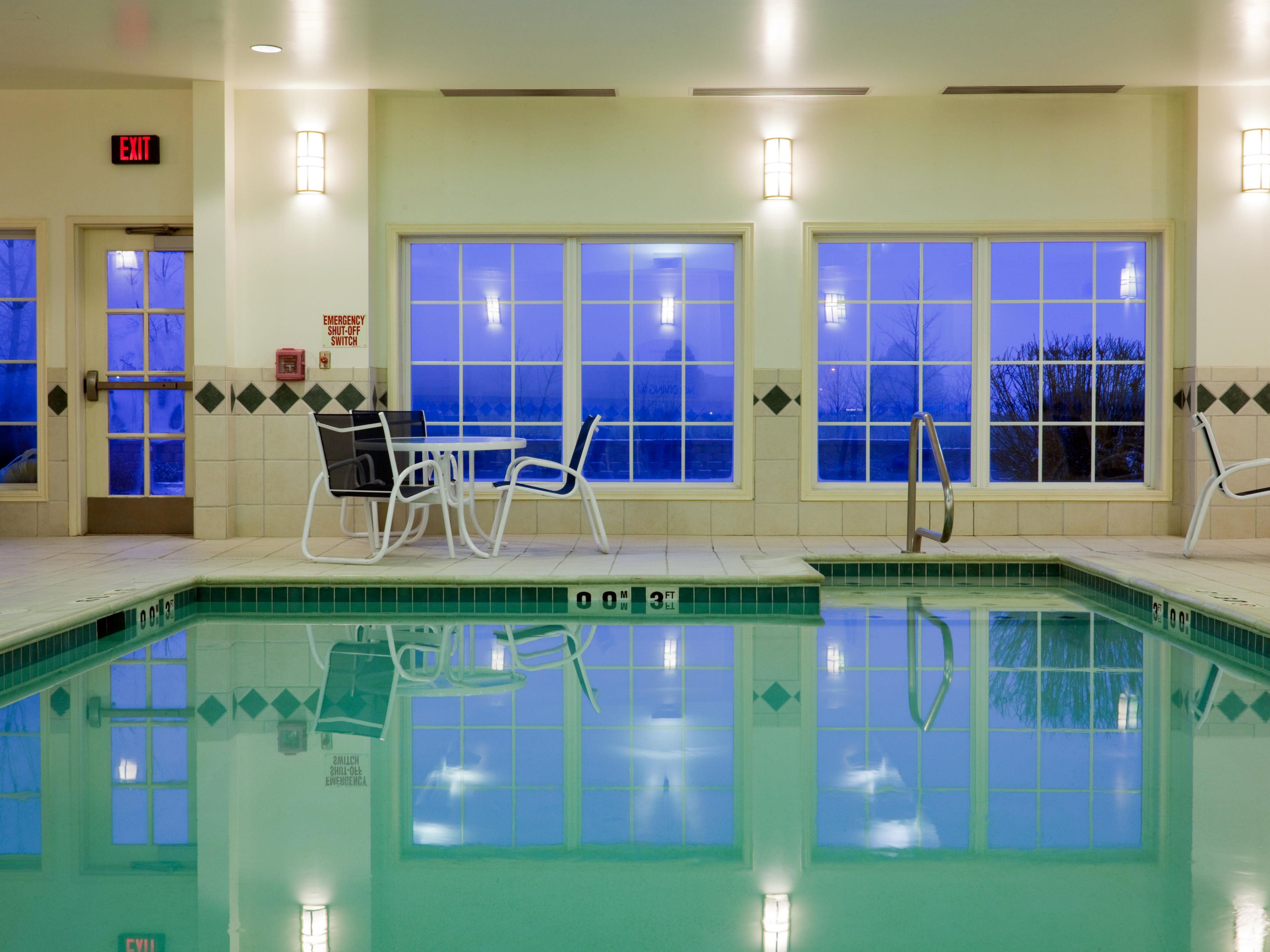 Holiday Inn Colorado Springs Airport - Free Internet & More