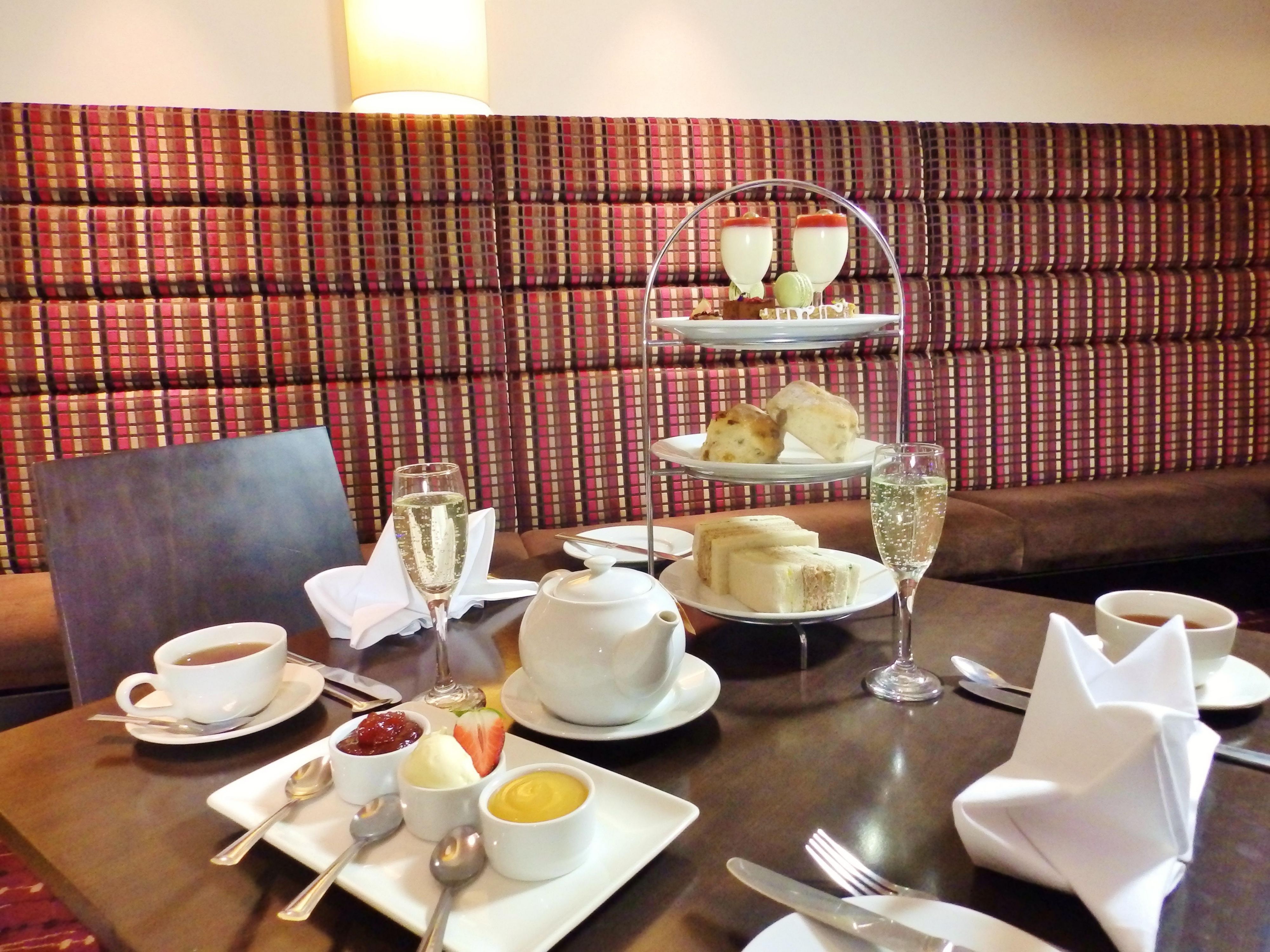 Gatwick Airport Hotel | Holiday Inn London Gatwick - Worth Hotel in Crawley