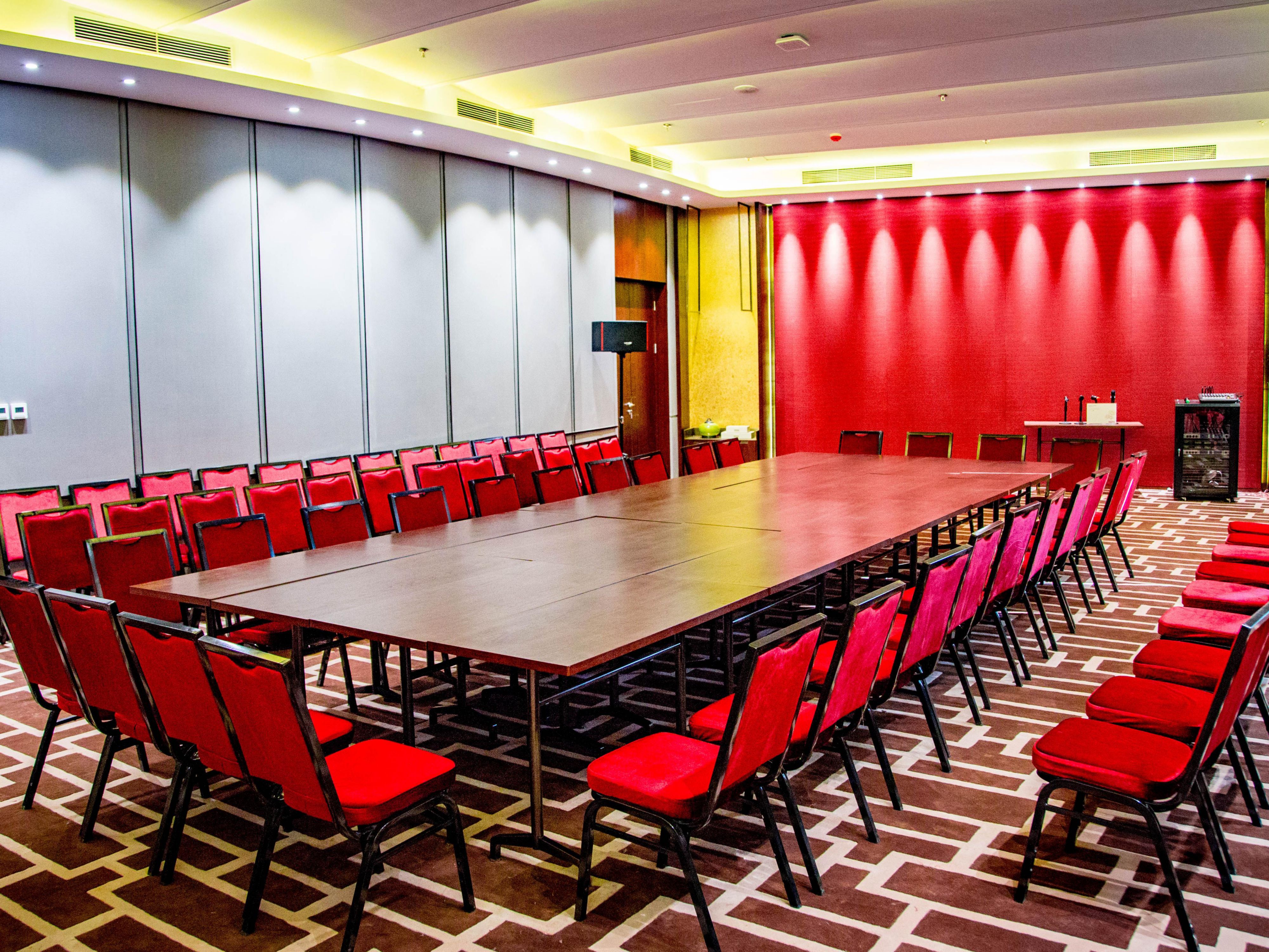 ห้องประชุมใน Dalian | Holiday Inn Dalian Hot Spring - เครือโรงแรมและ ...