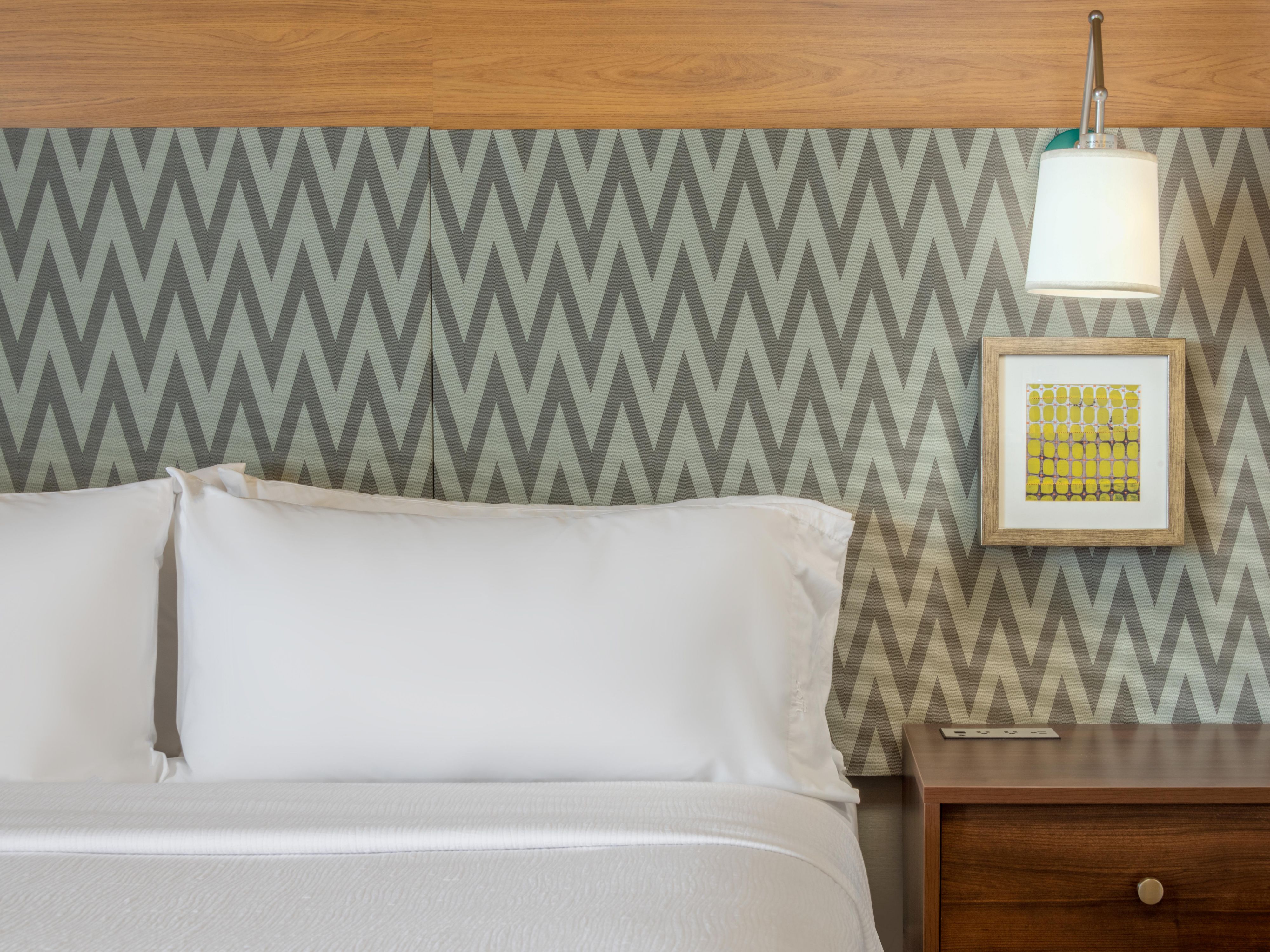 Denver Hotel Rooms | Holiday Inn Denver East Pictures & Amenities