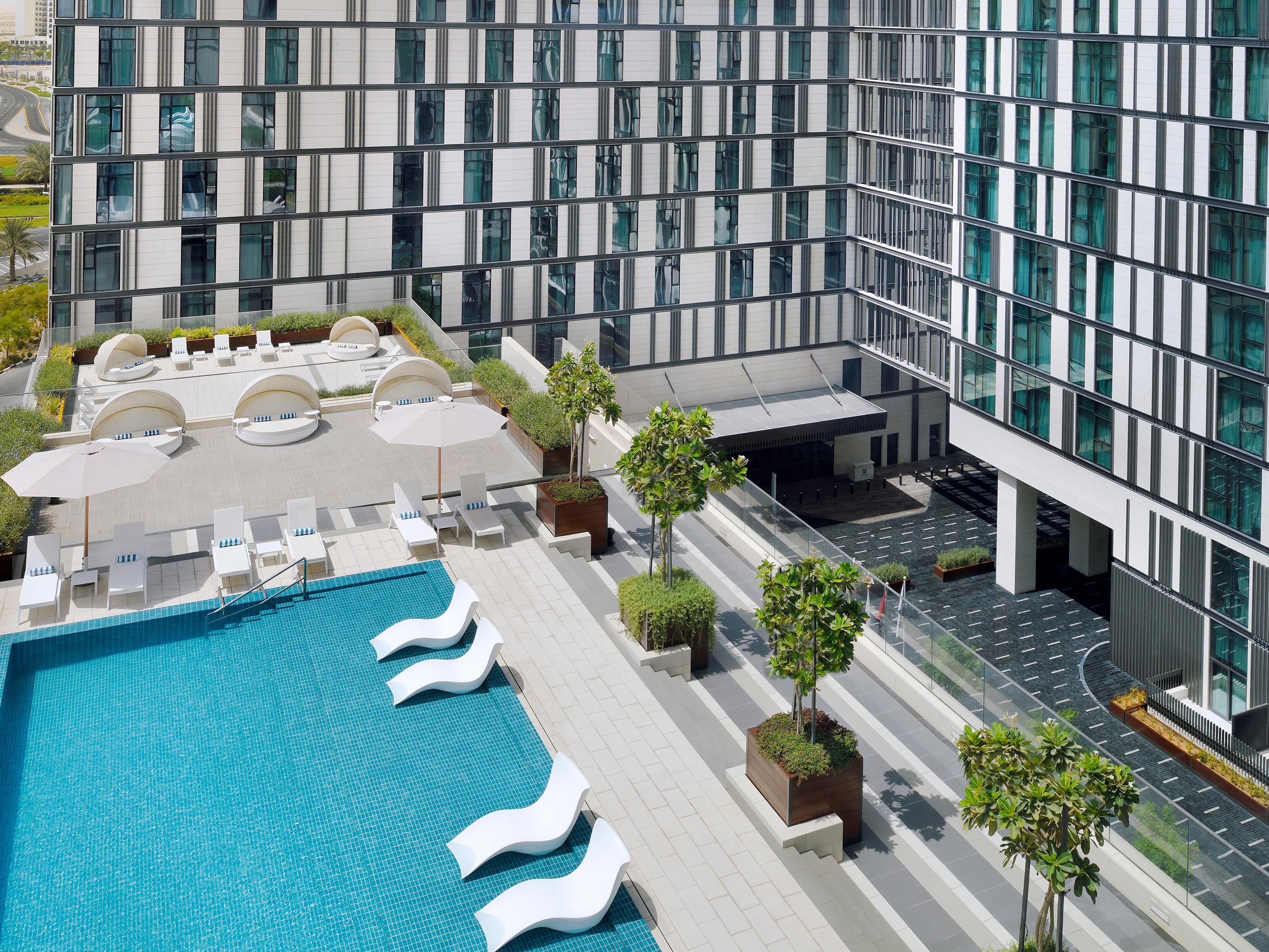 Holiday Inn Dubai Al-Maktoum Airport - Free Internet & More