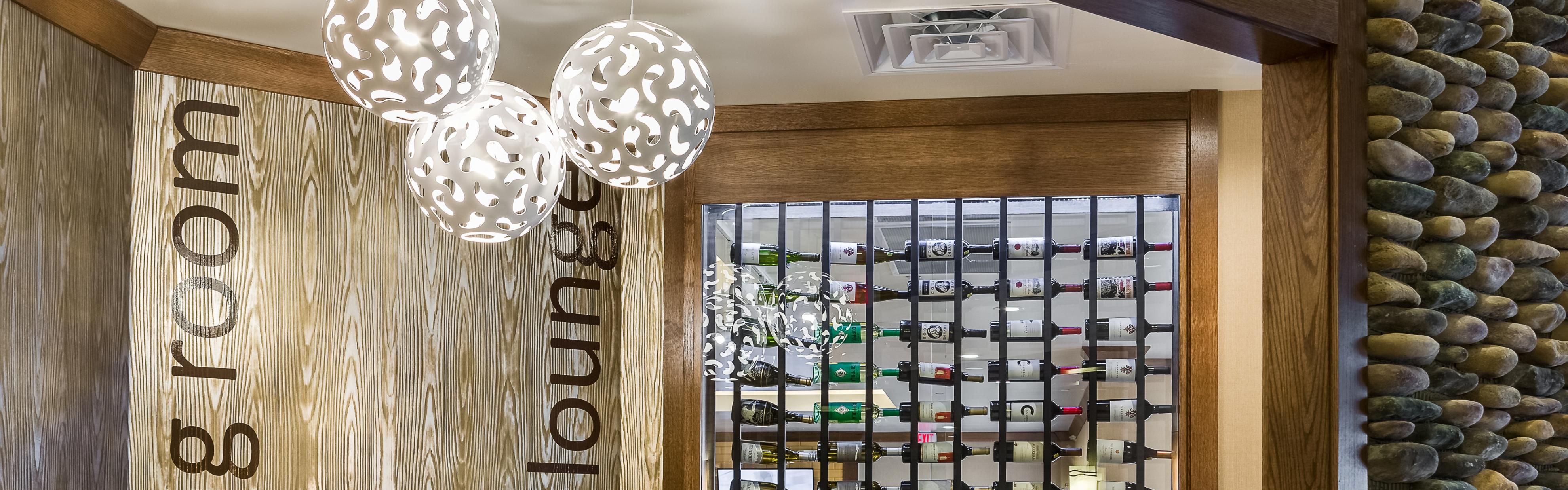 Restaurants Near Holiday Inn Dubuque/Galena