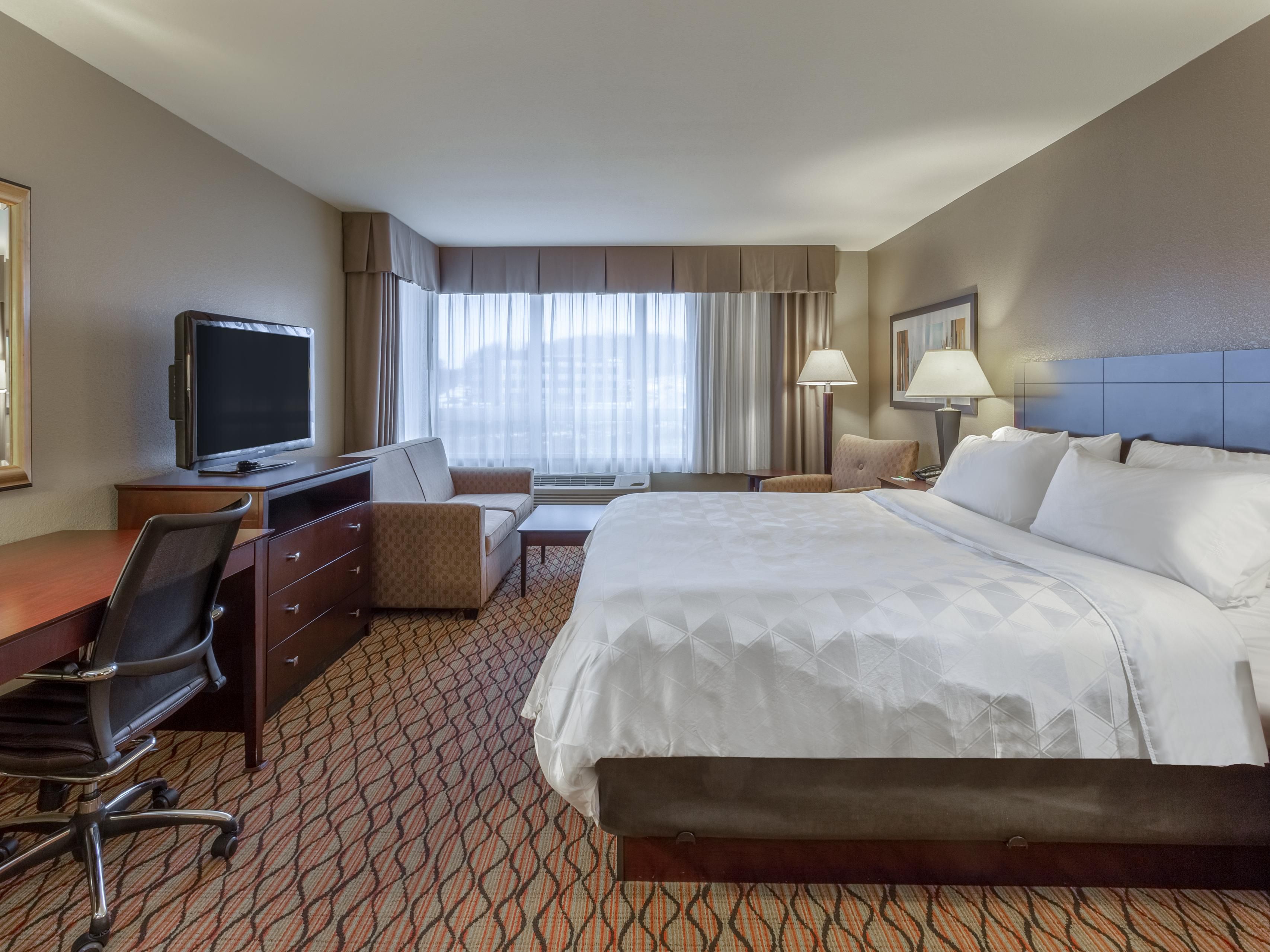 Hotel Rooms in Eau Claire, WI | Holiday Inn Eau Claire South I-9