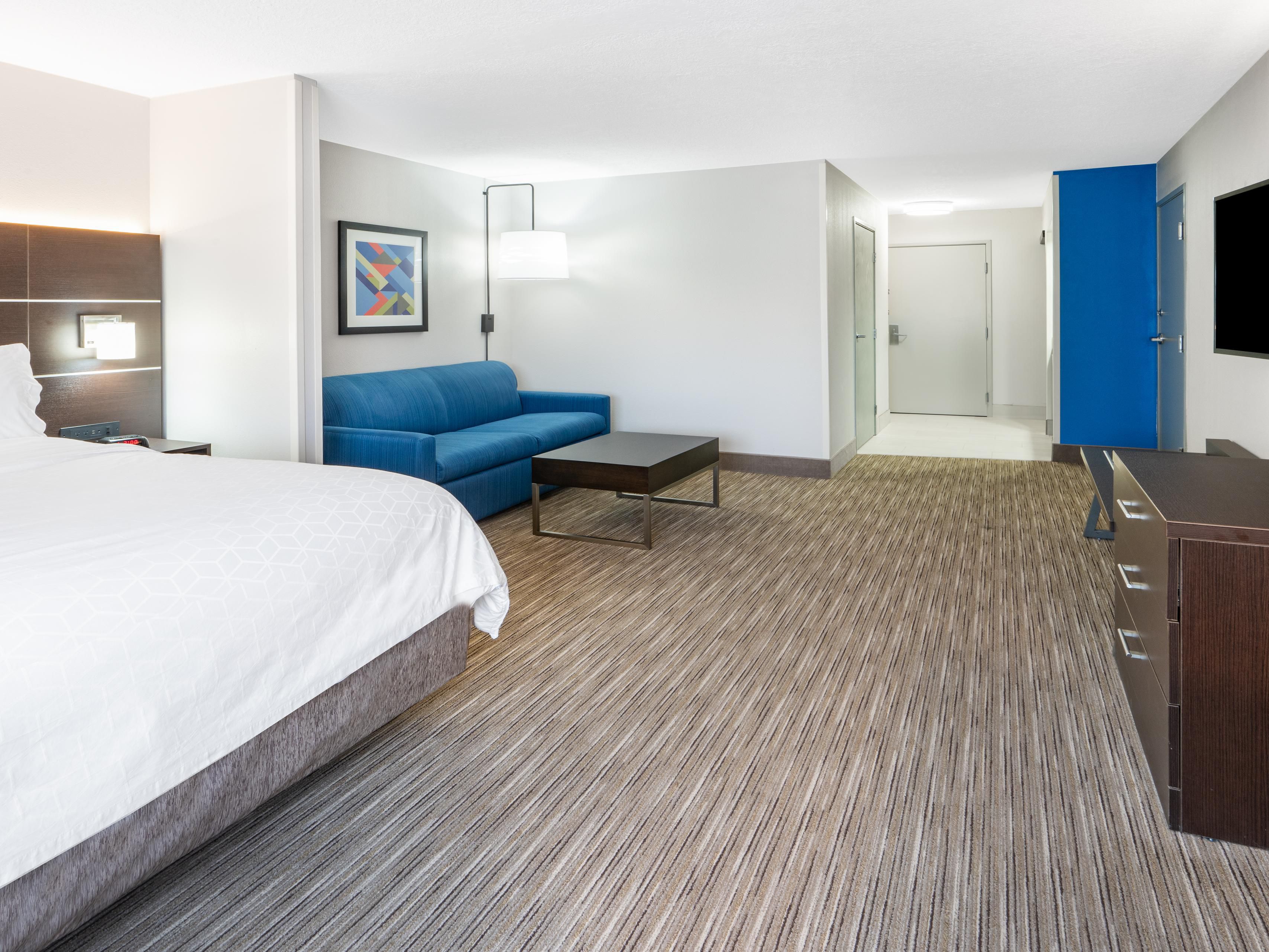 Holiday Inn Express & Suites Albuquerque-N. Balloon Fsta Pk Guest Room ...