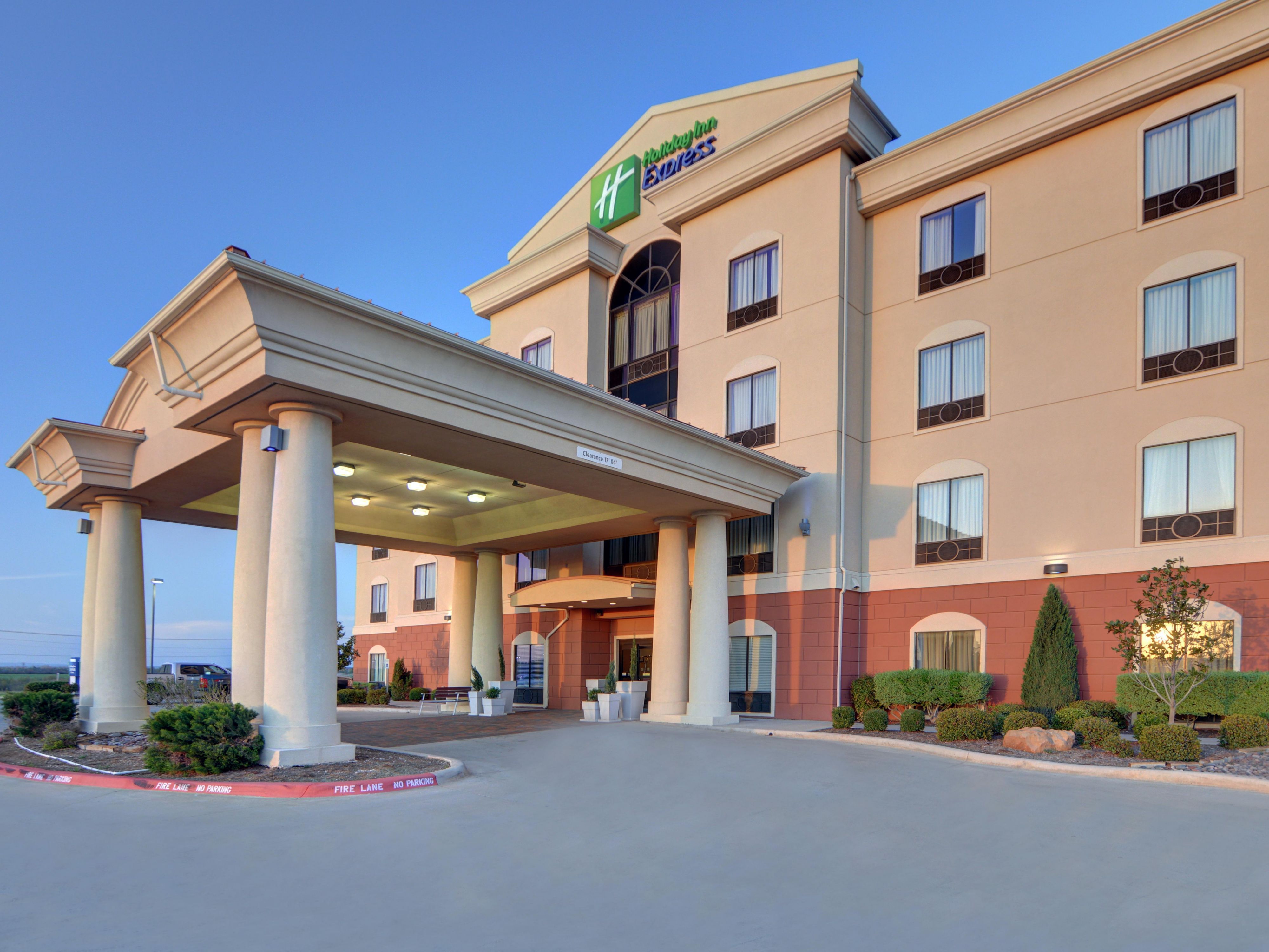 Affordable Hotels in Altus, OK | Holiday Inn Express & Suites Altus