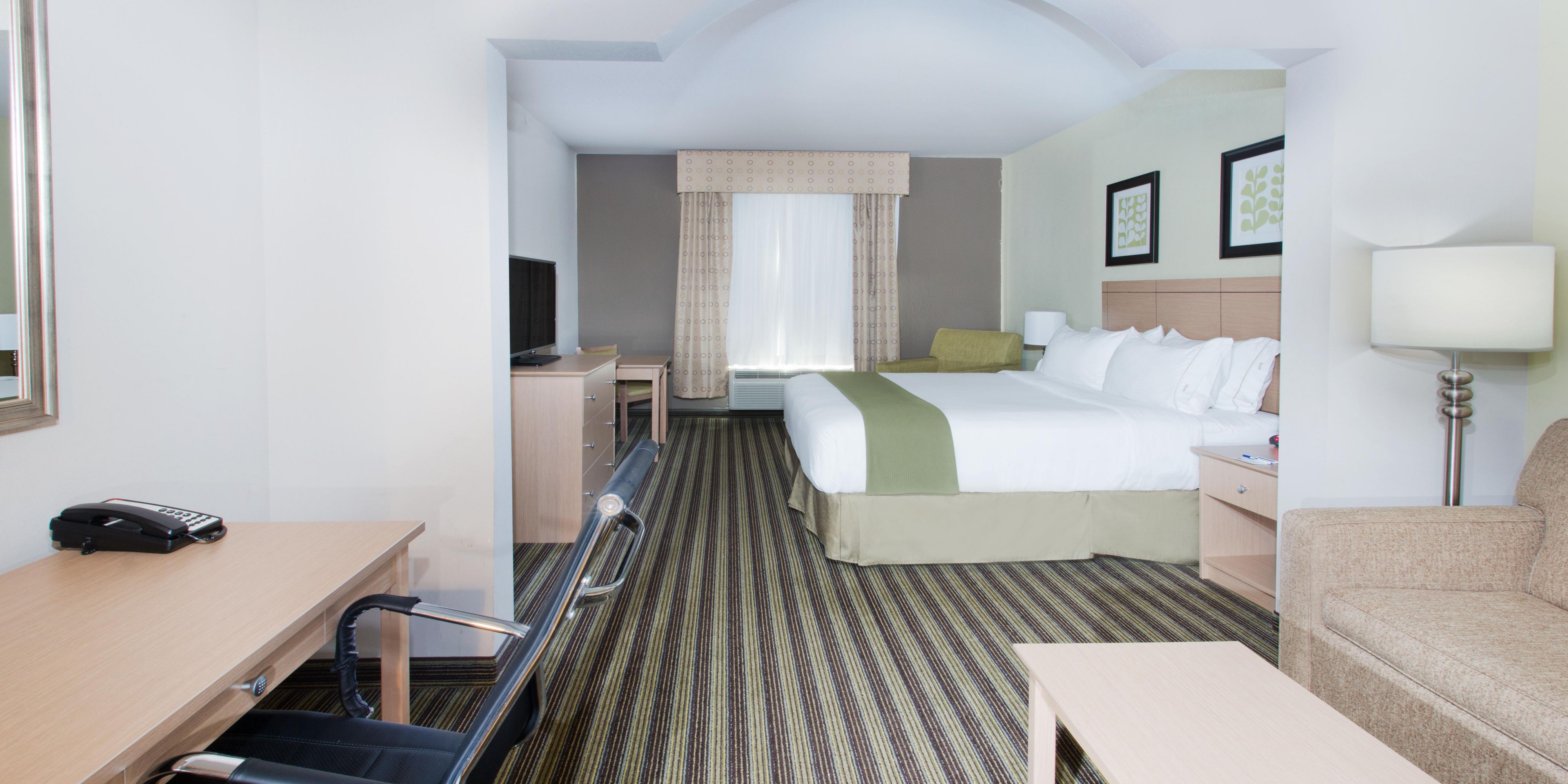 Rooms & Suites