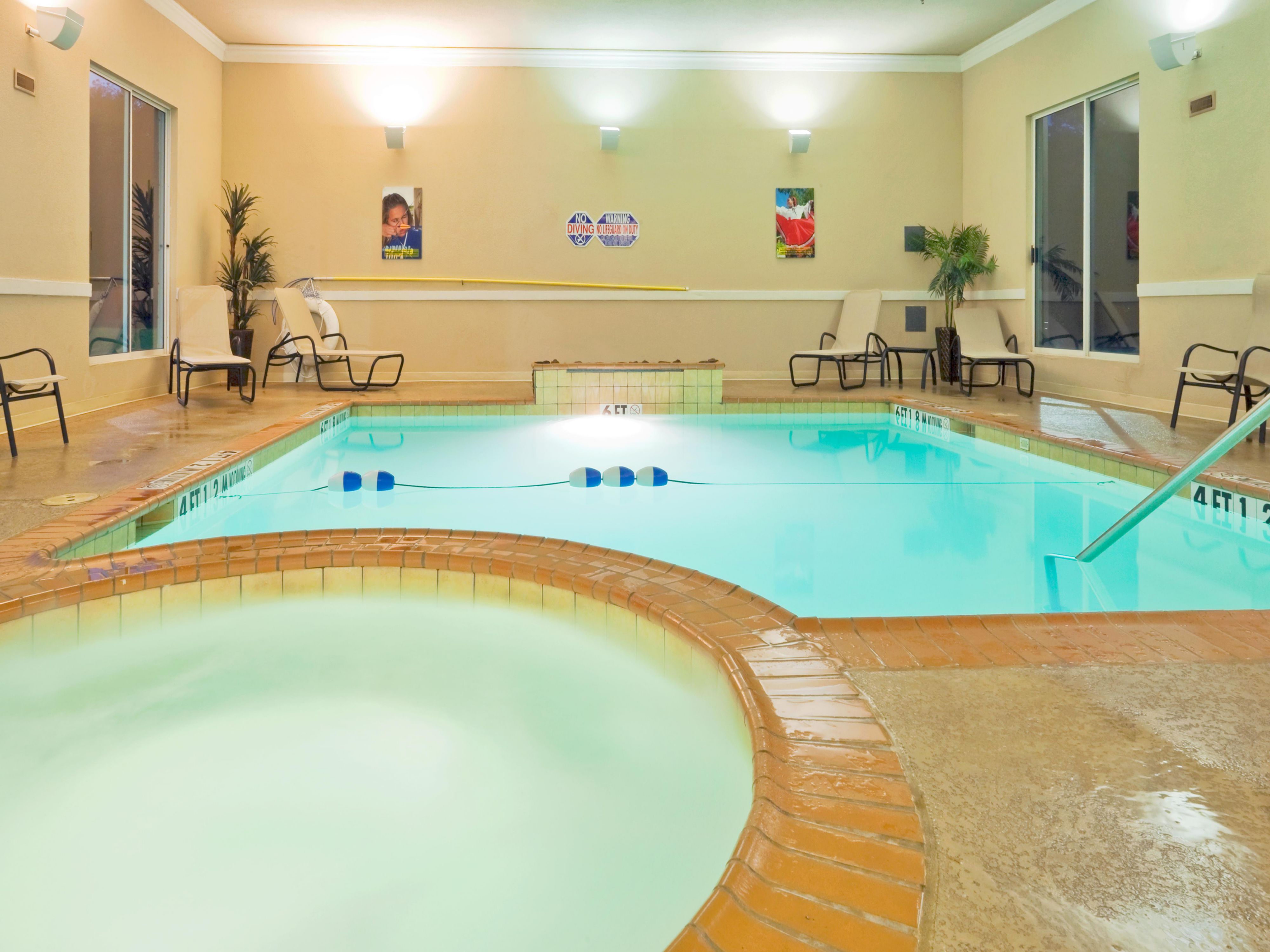 Affordable Hotel in Athens, TX | Holiday Inn Express & Suites Athens