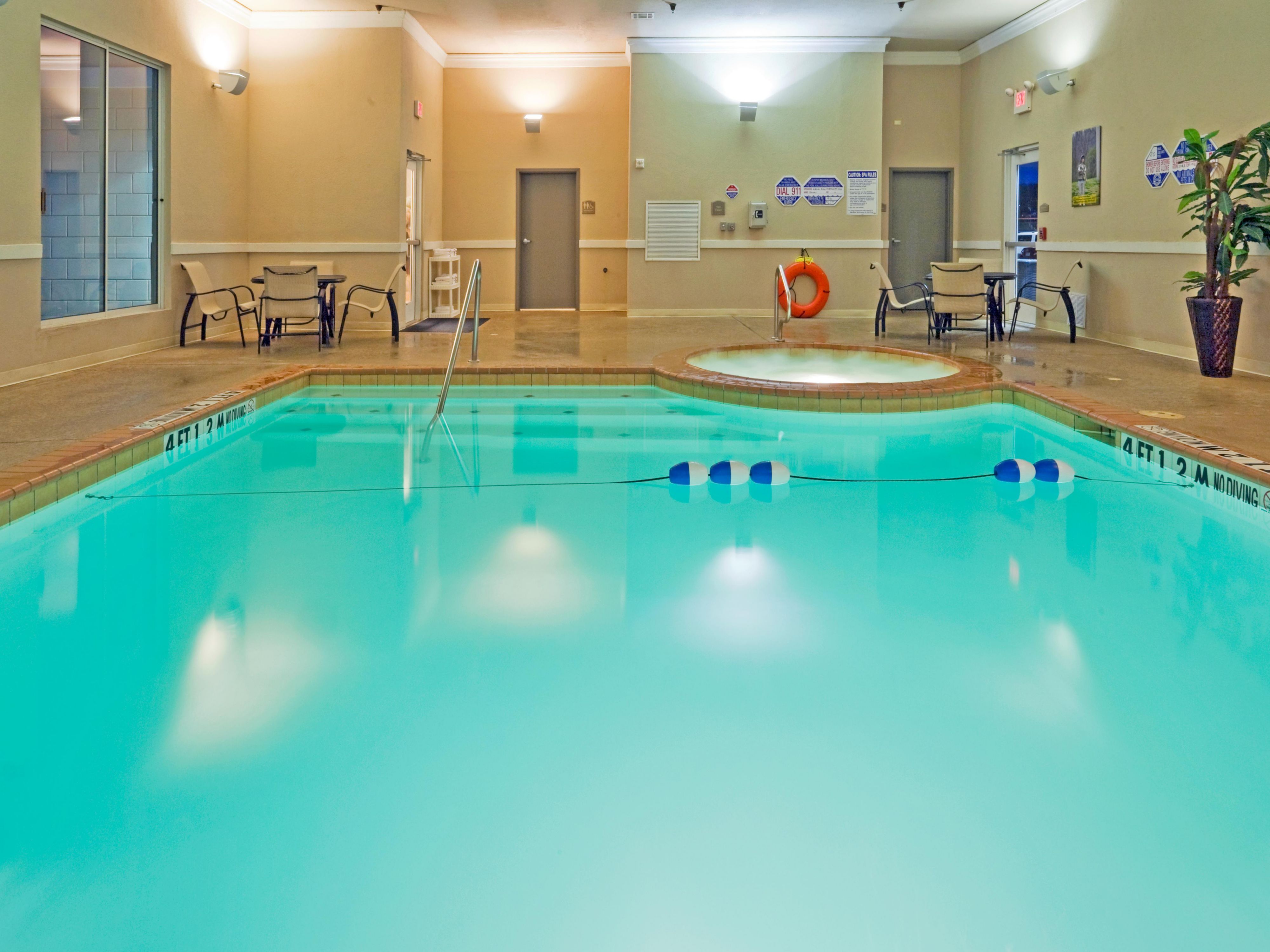 Affordable Hotel in Athens, TX | Holiday Inn Express & Suites Athens