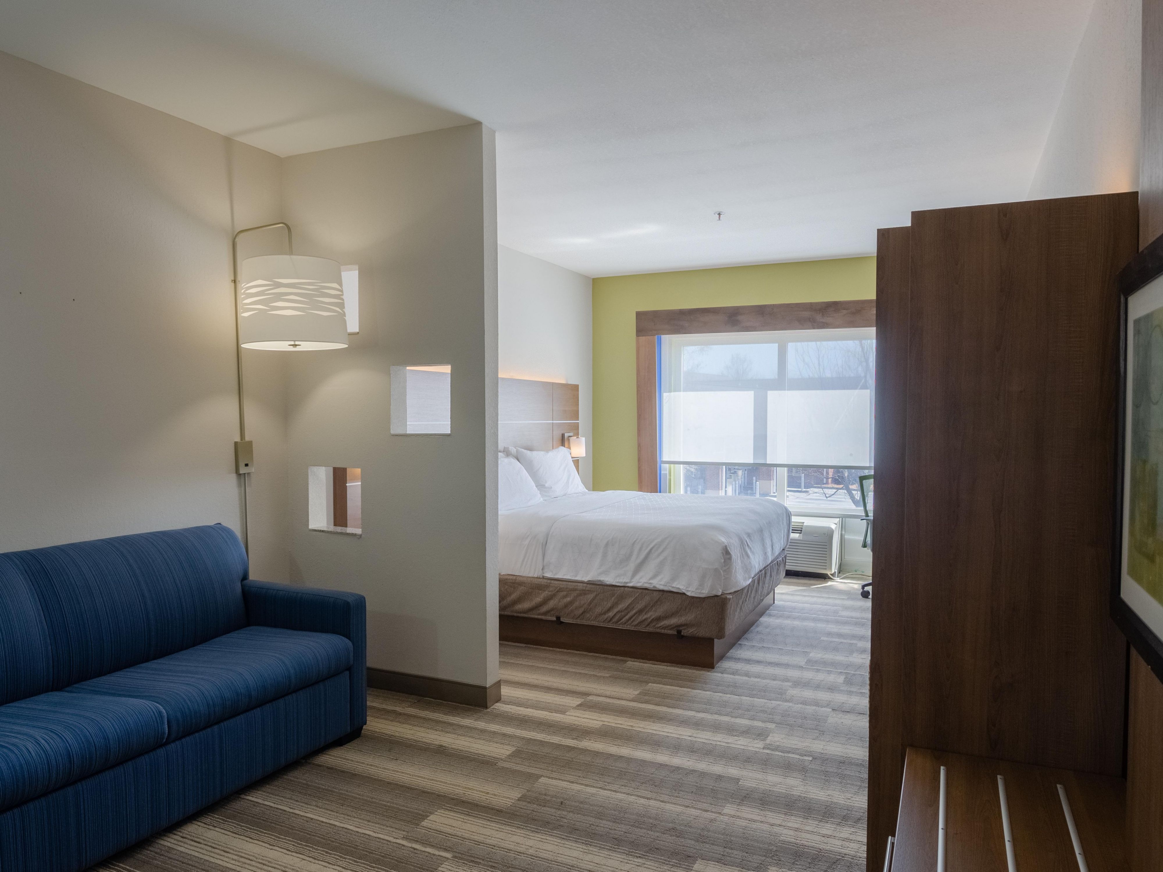 Atlanta Airport Hotel With Pool | Holiday Inn Express & Suites Atlanta ...