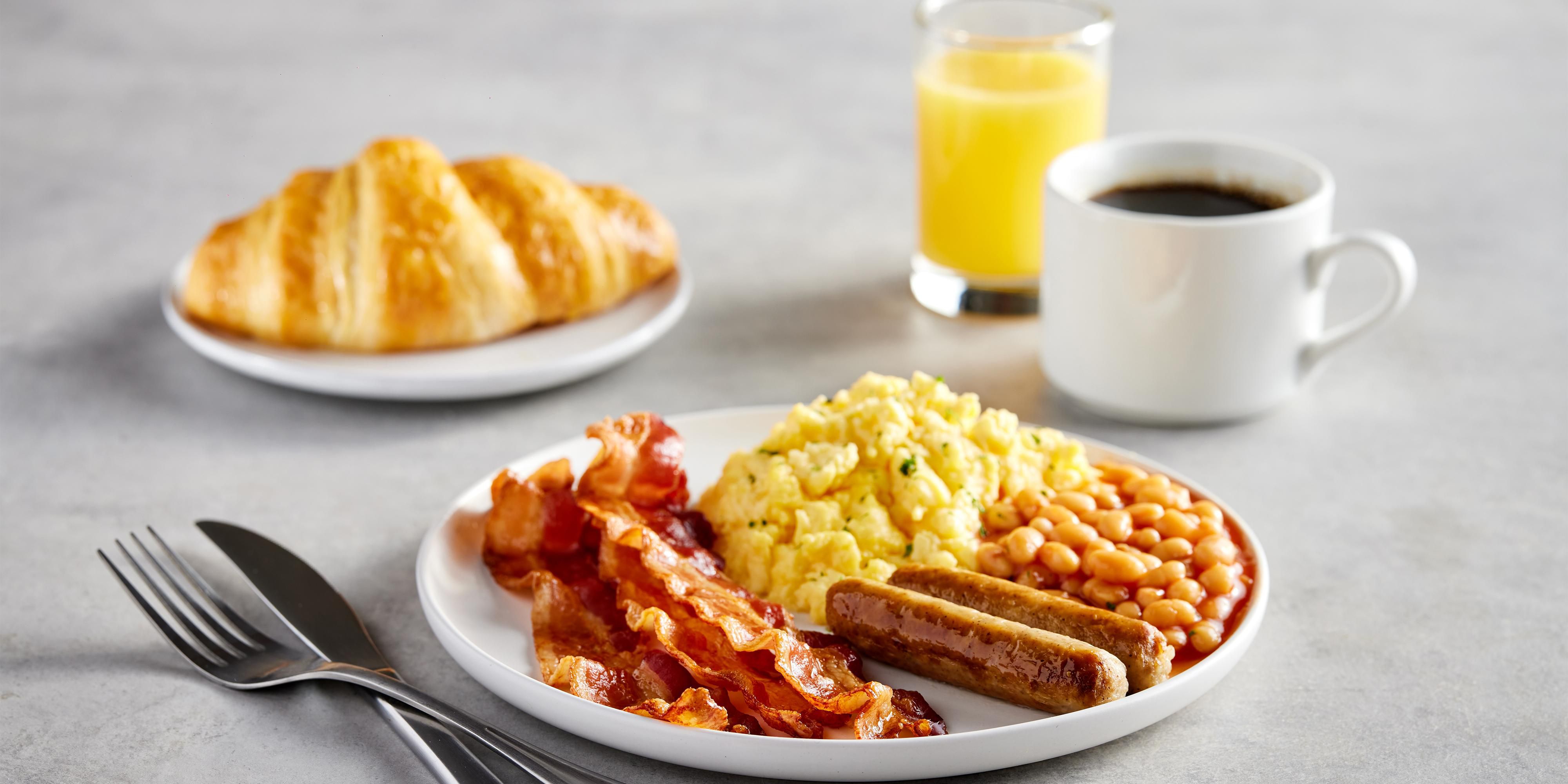 Holiday Inn Express & Suites Aurora - Aurora,