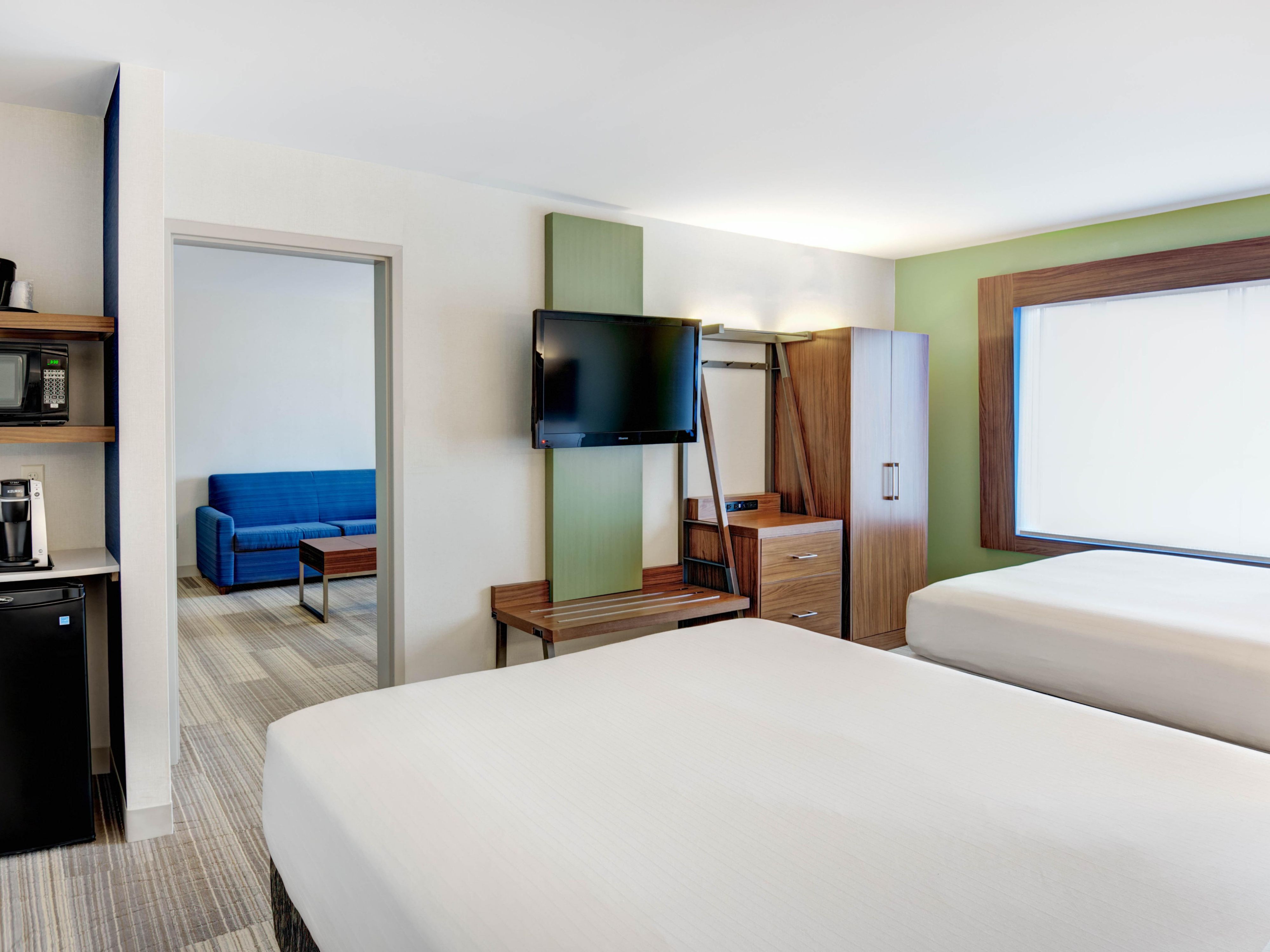 Newark Airport Hotel in New Jersey | Holiday Inn Express & Suites ...