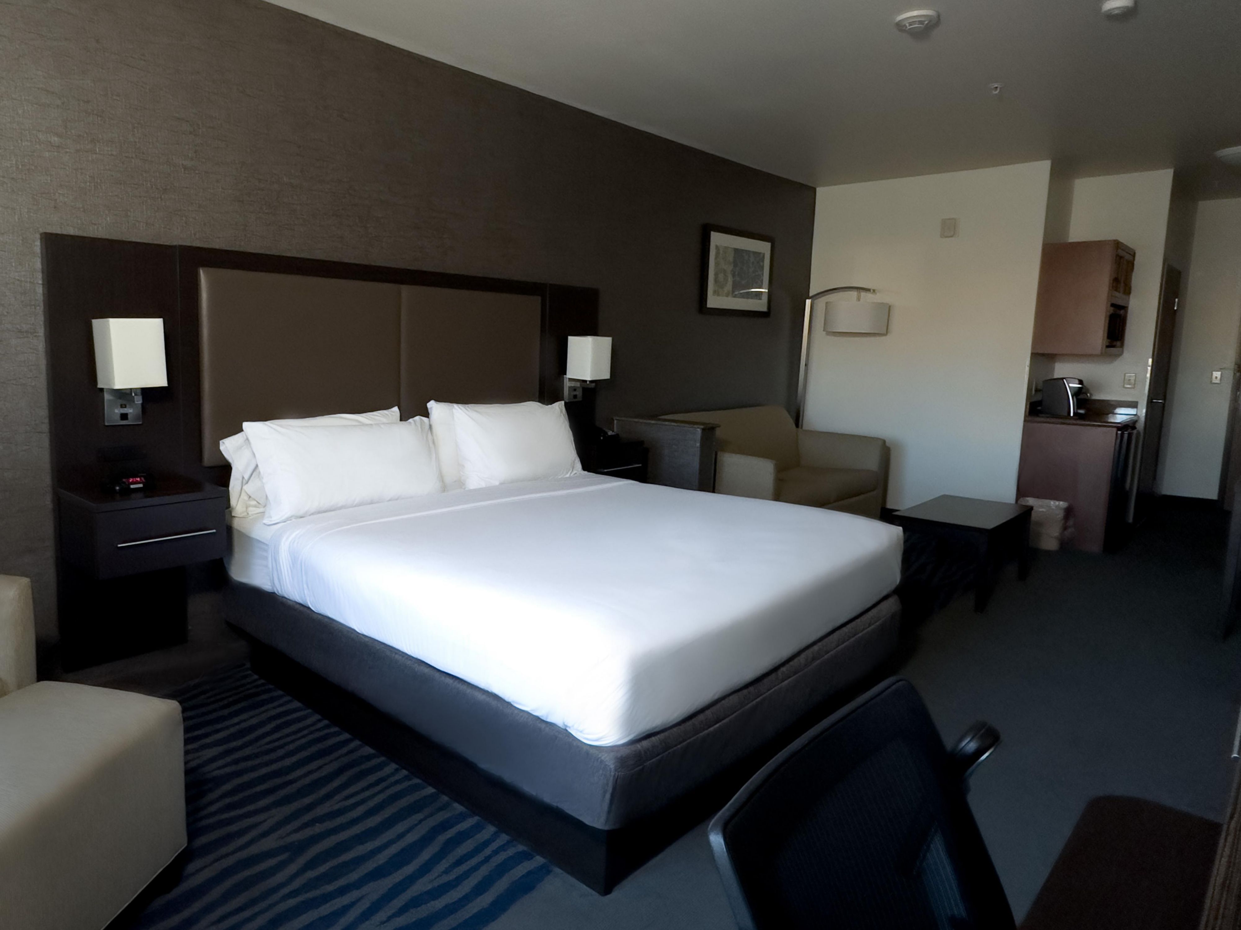 Holiday Inn Express & Suites Barstow-Outlet Center - Barstow, United States