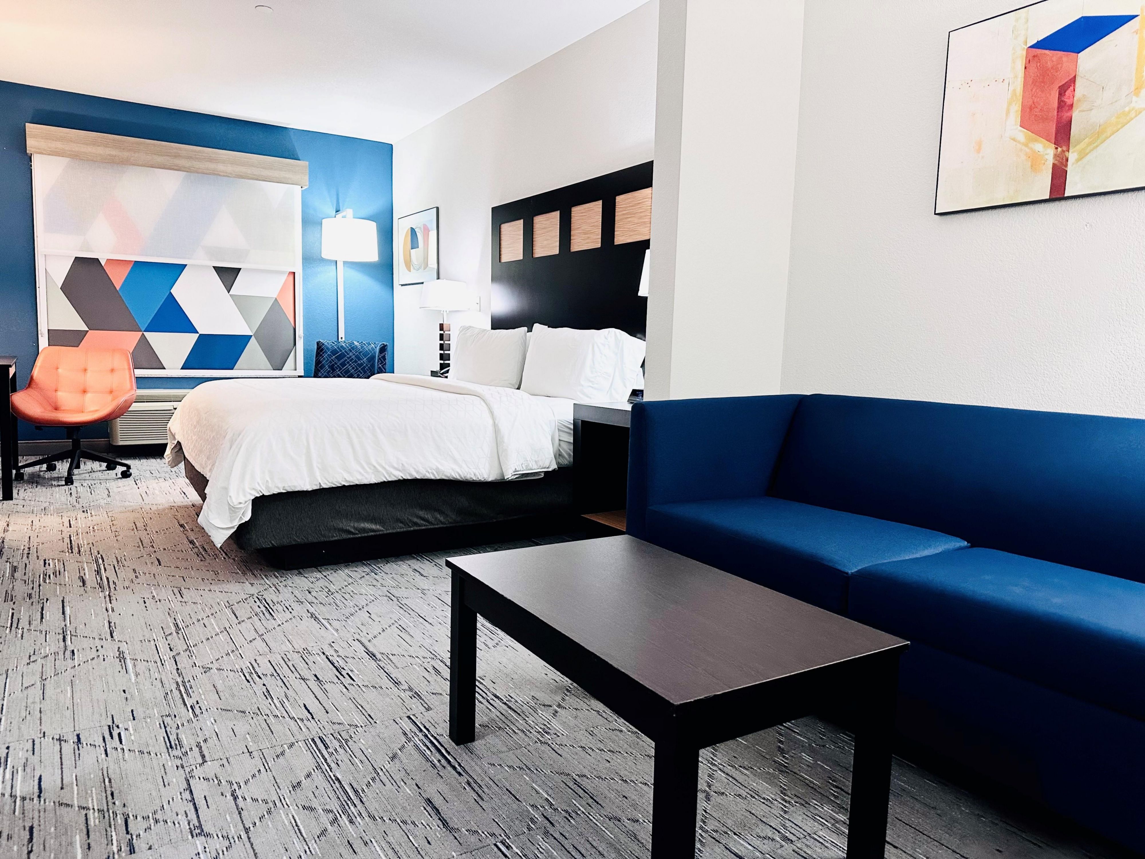 Holiday Inn Express & Suites Houston East - Baytown Guest Room & Suite ...