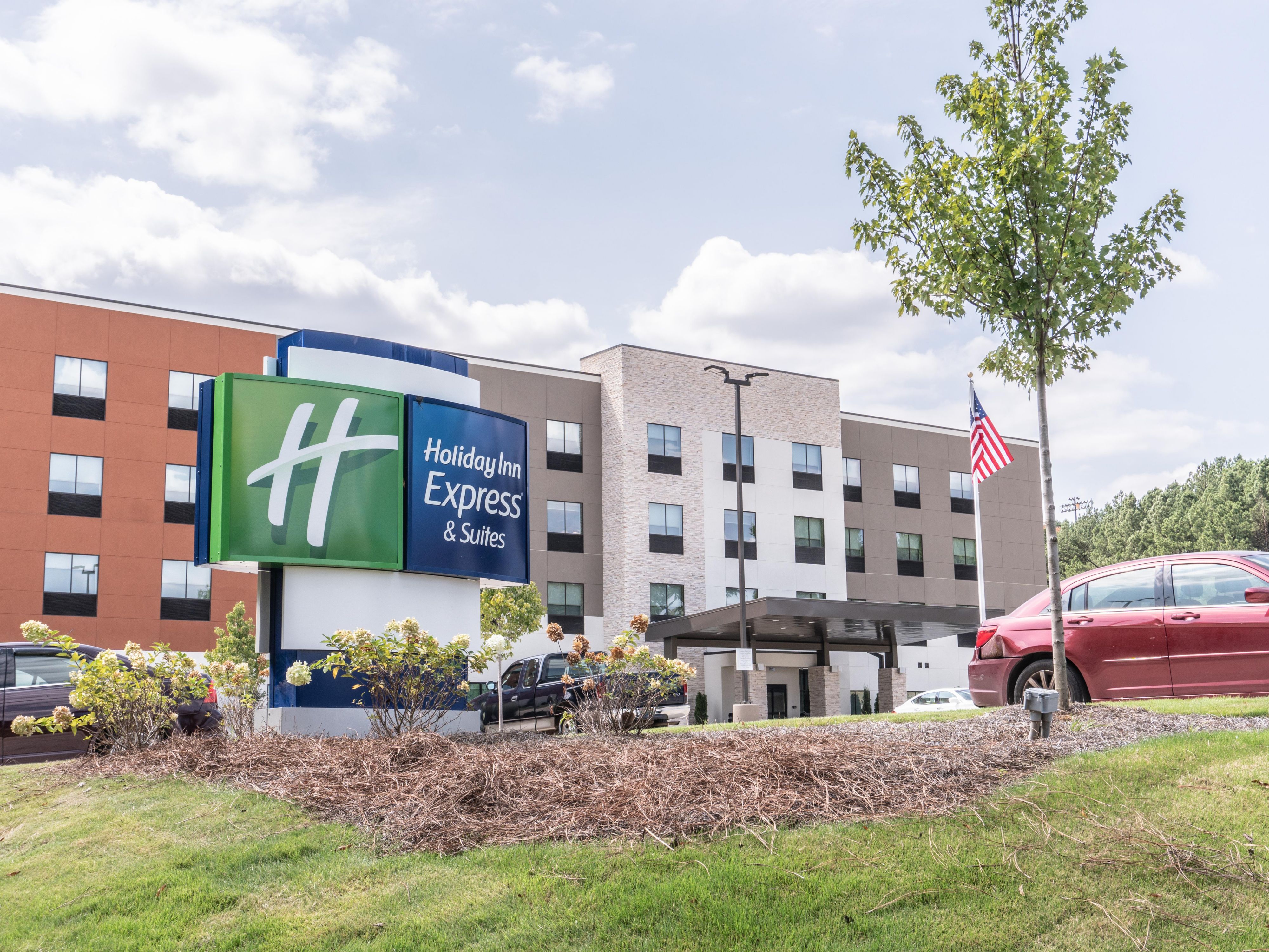 Birmingham Hotel near Hoover, AL | Holiday Inn Express & Suites ...