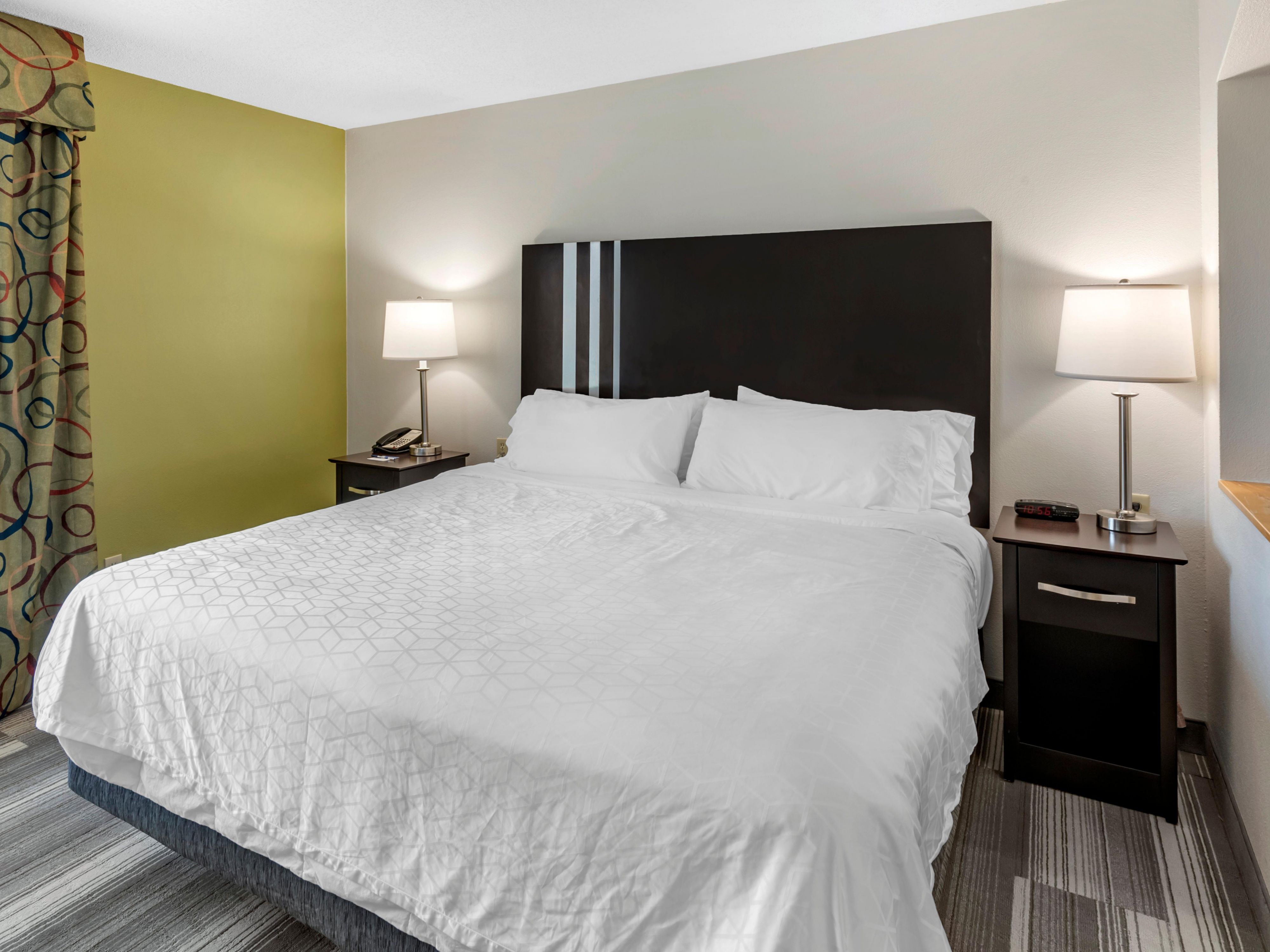 Affordable Hotels in Blue Ash, Ohio | Holiday Inn Express & Suites ...