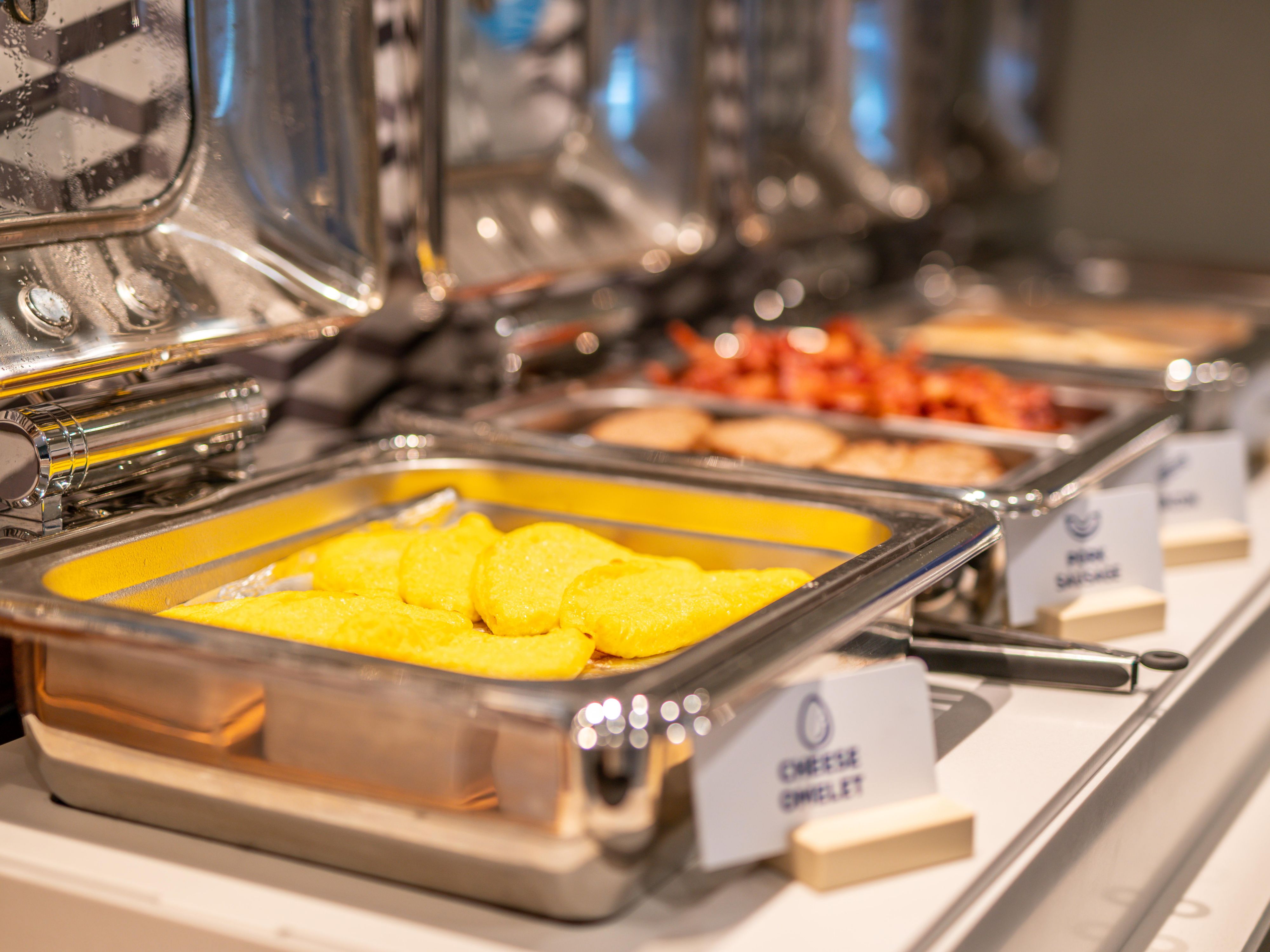 Brandon Hotel | Holiday Inn Express & Suites Brandon