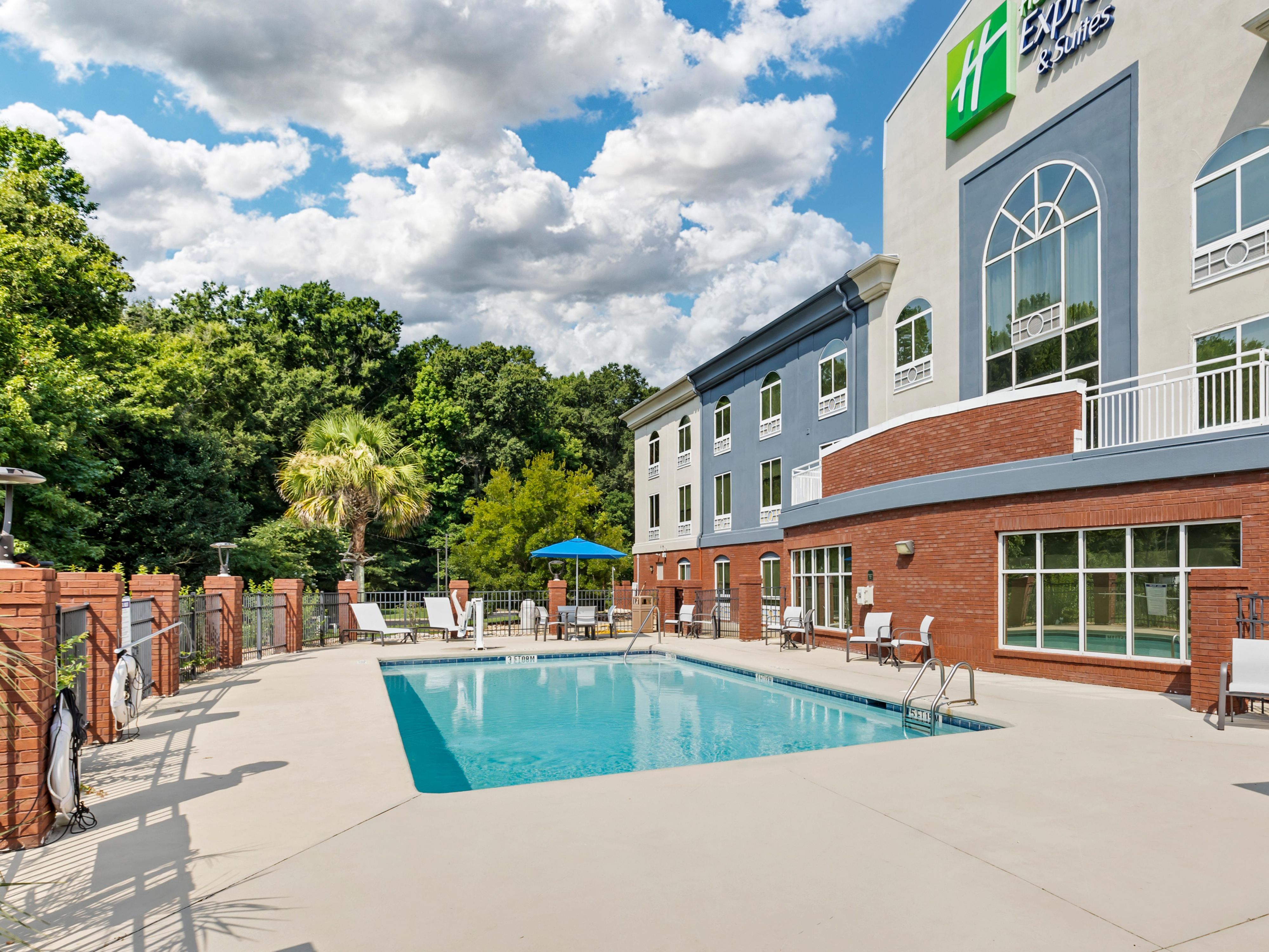 Holiday Inn Express & Suites Camden-I20 (Hwy 521) - Camden, United States