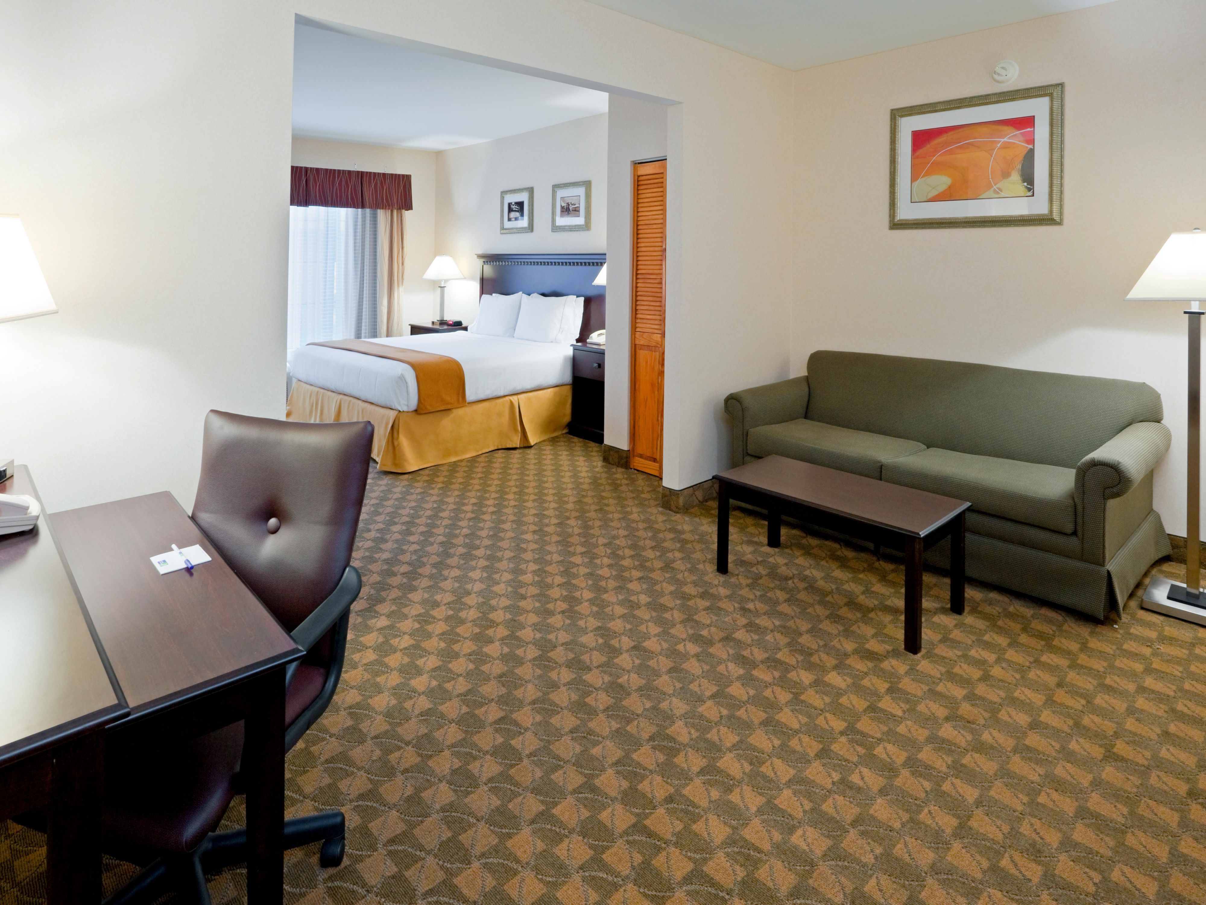 Holiday Inn Express & Suites Carneys Point - Pennsville Guest Room ...