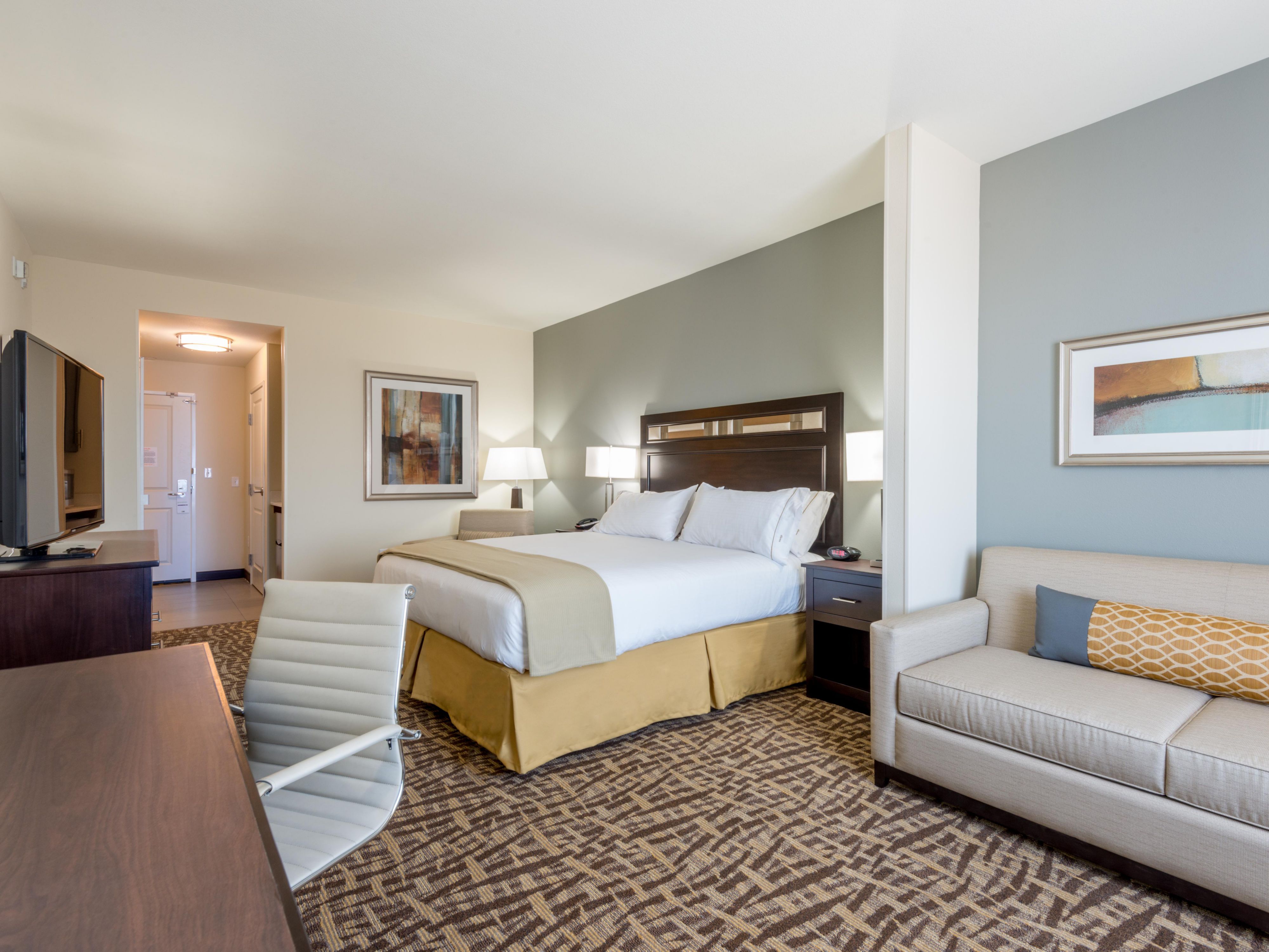 Rooms & Suites