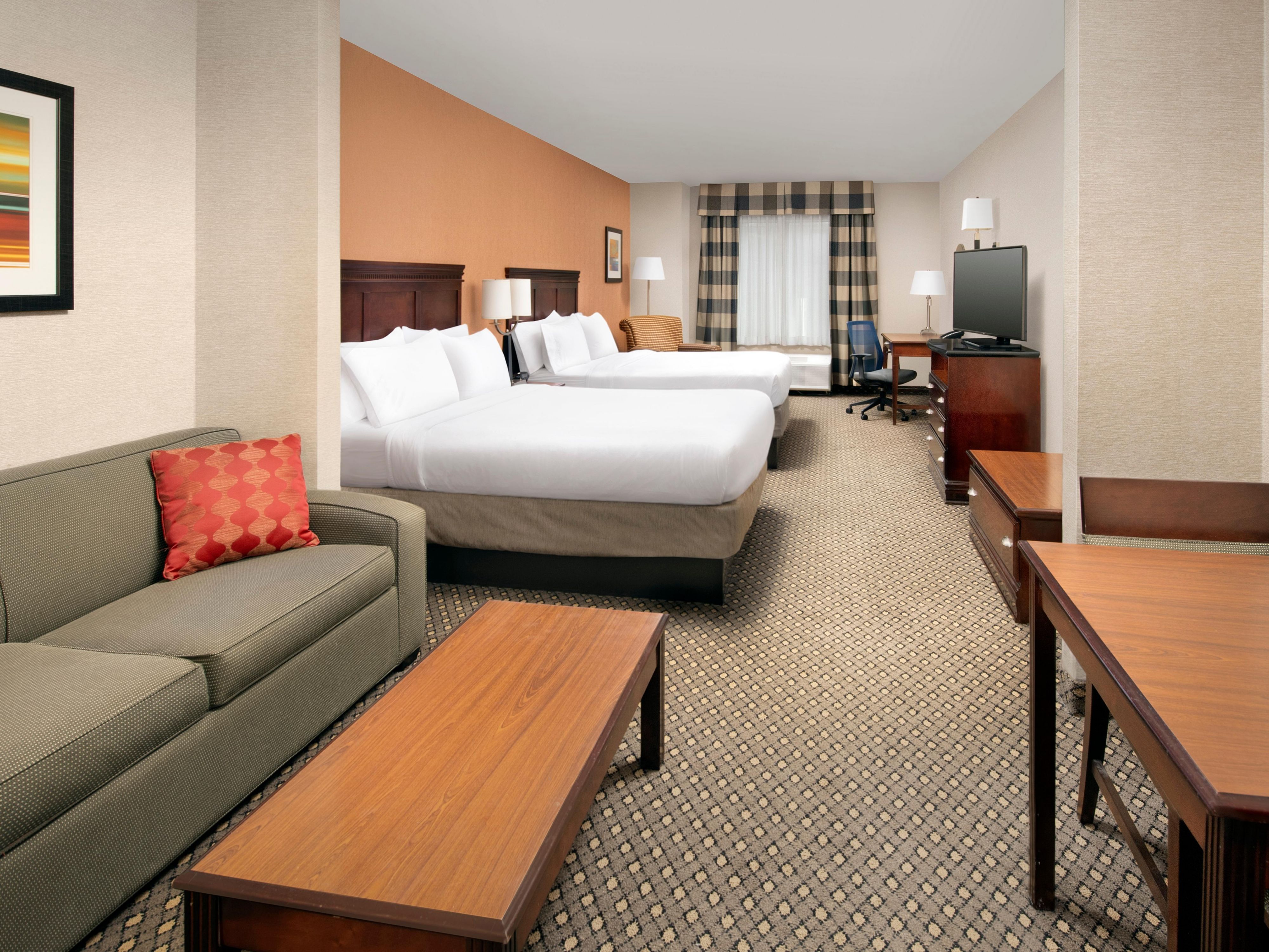 Holiday Inn Express & Suites Chambersburg Guest Room & Suite Options