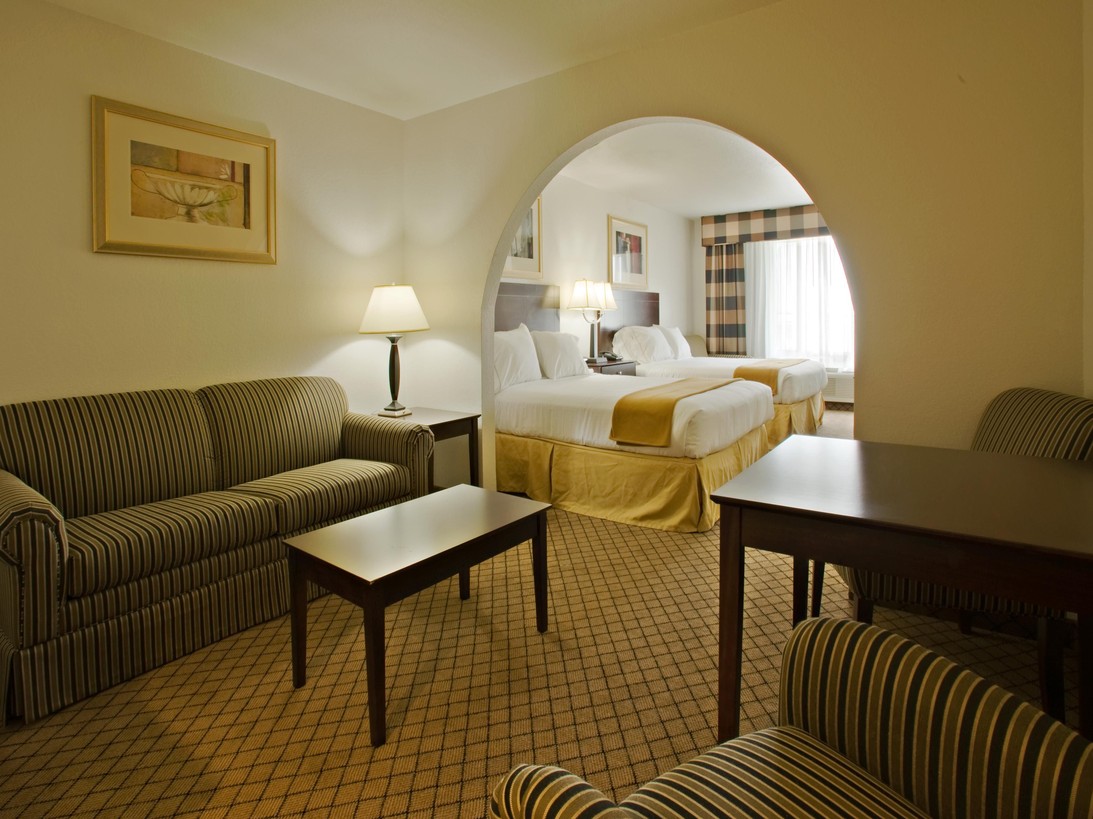 Rooms & Suites