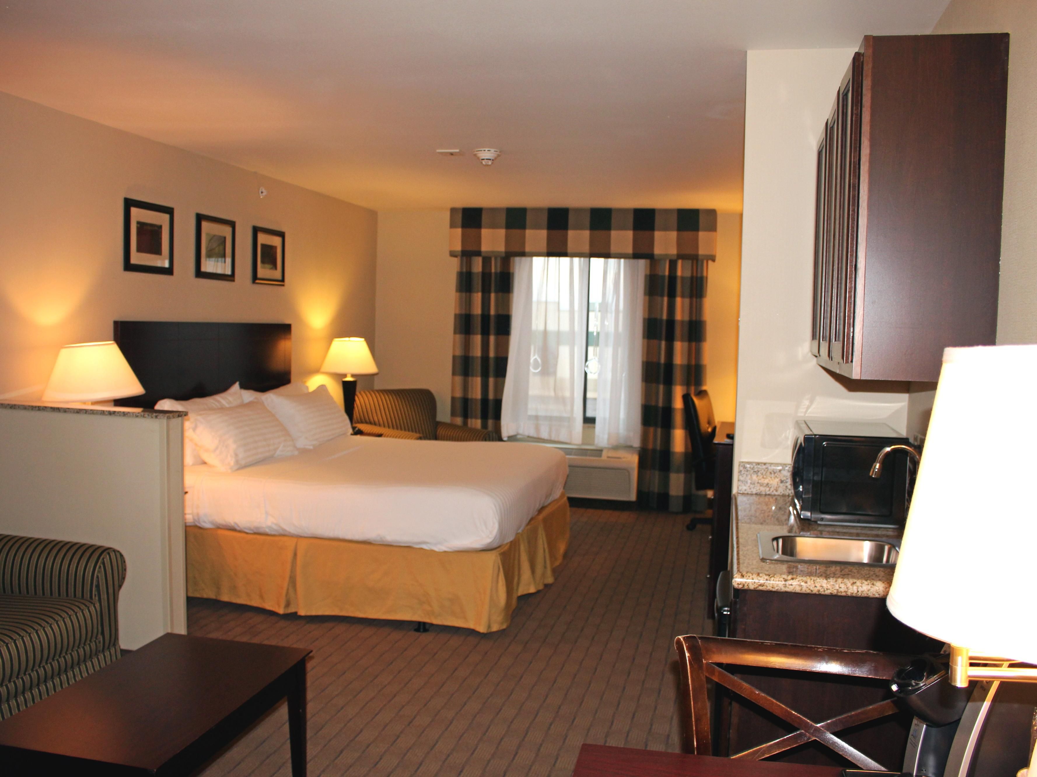 Rooms & Suites