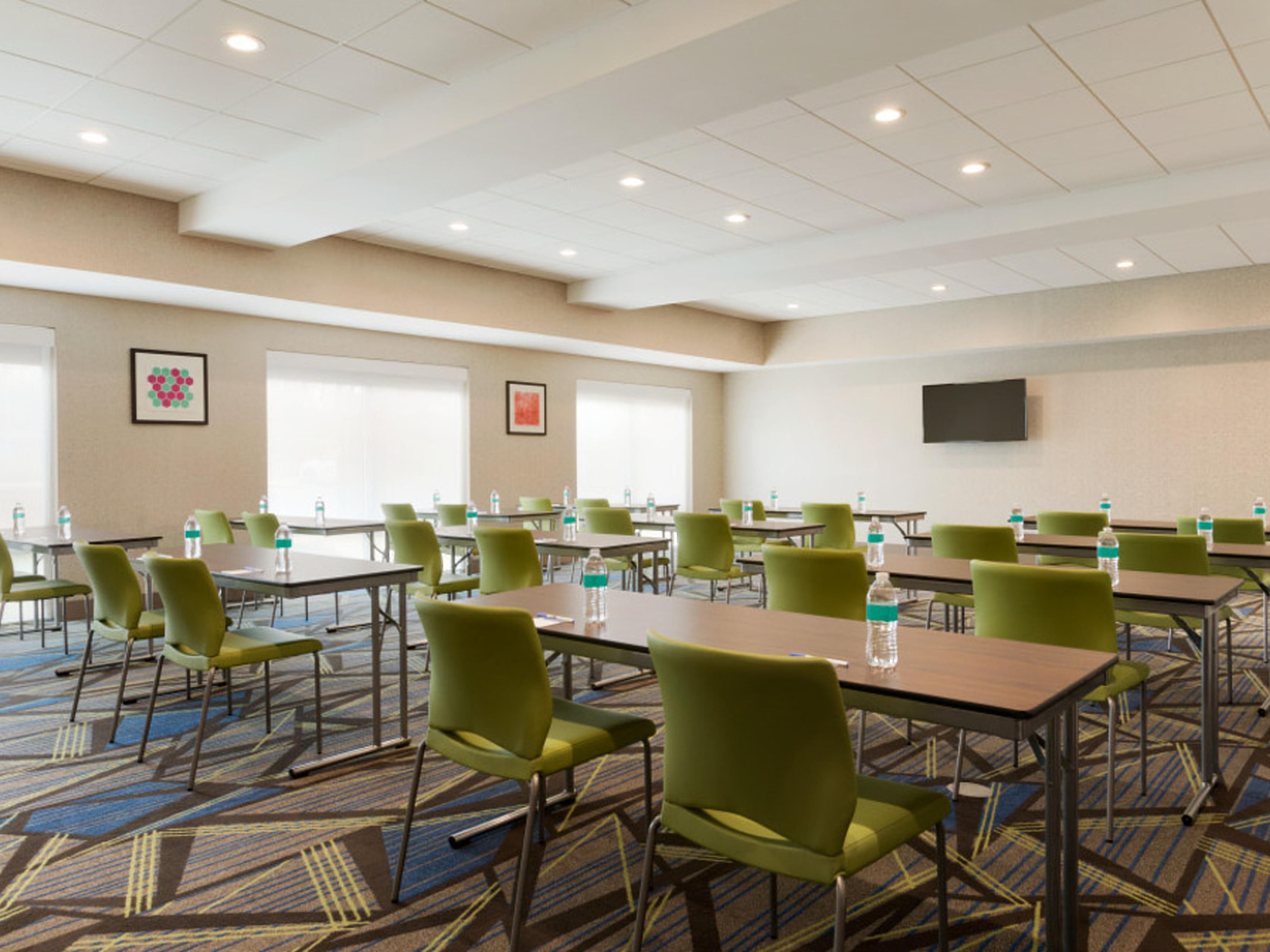 Hotel near Cincinnati Airport | Holiday Inn Express & Suites Cincinnati ...