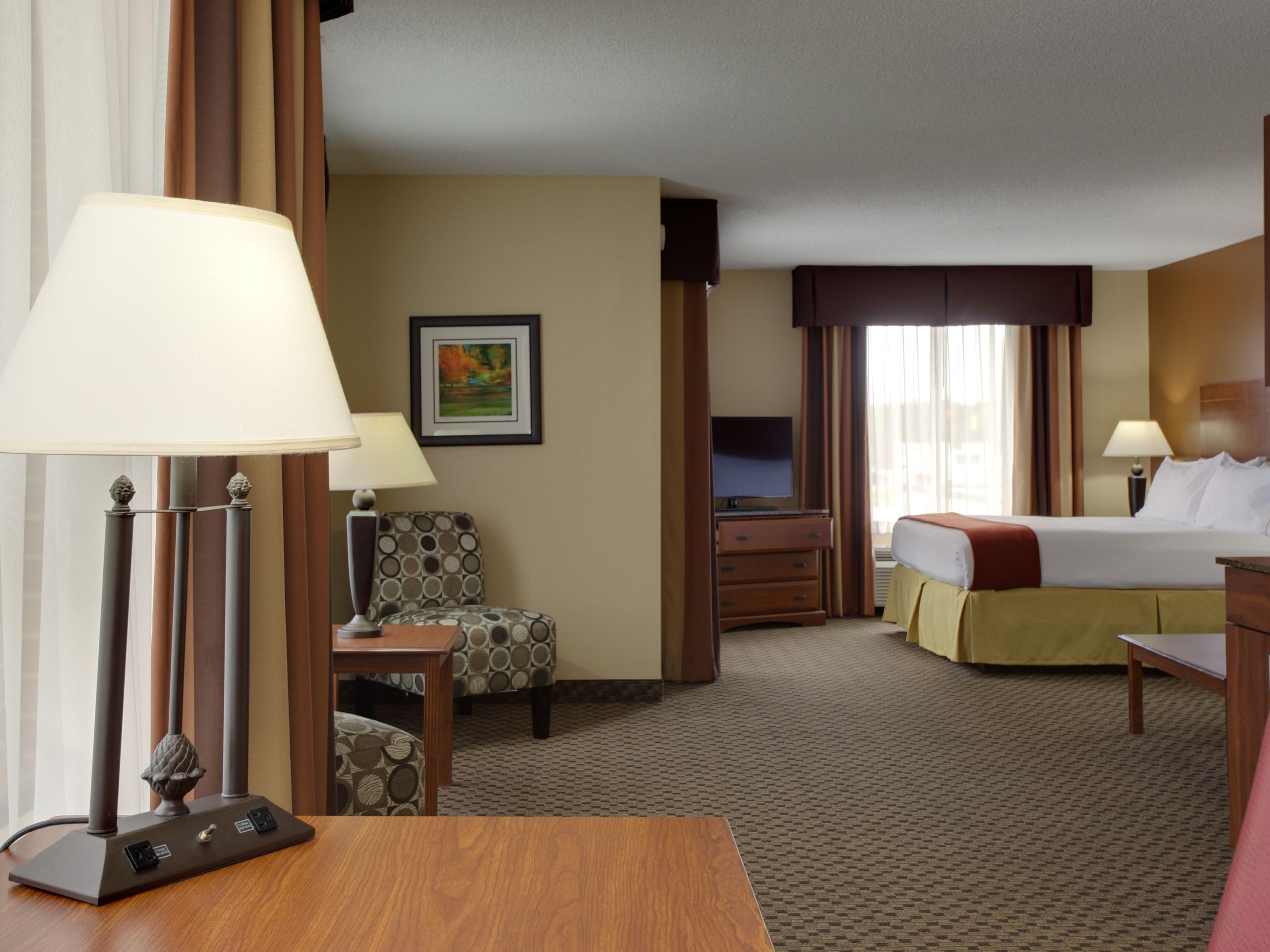 Rooms & Suites