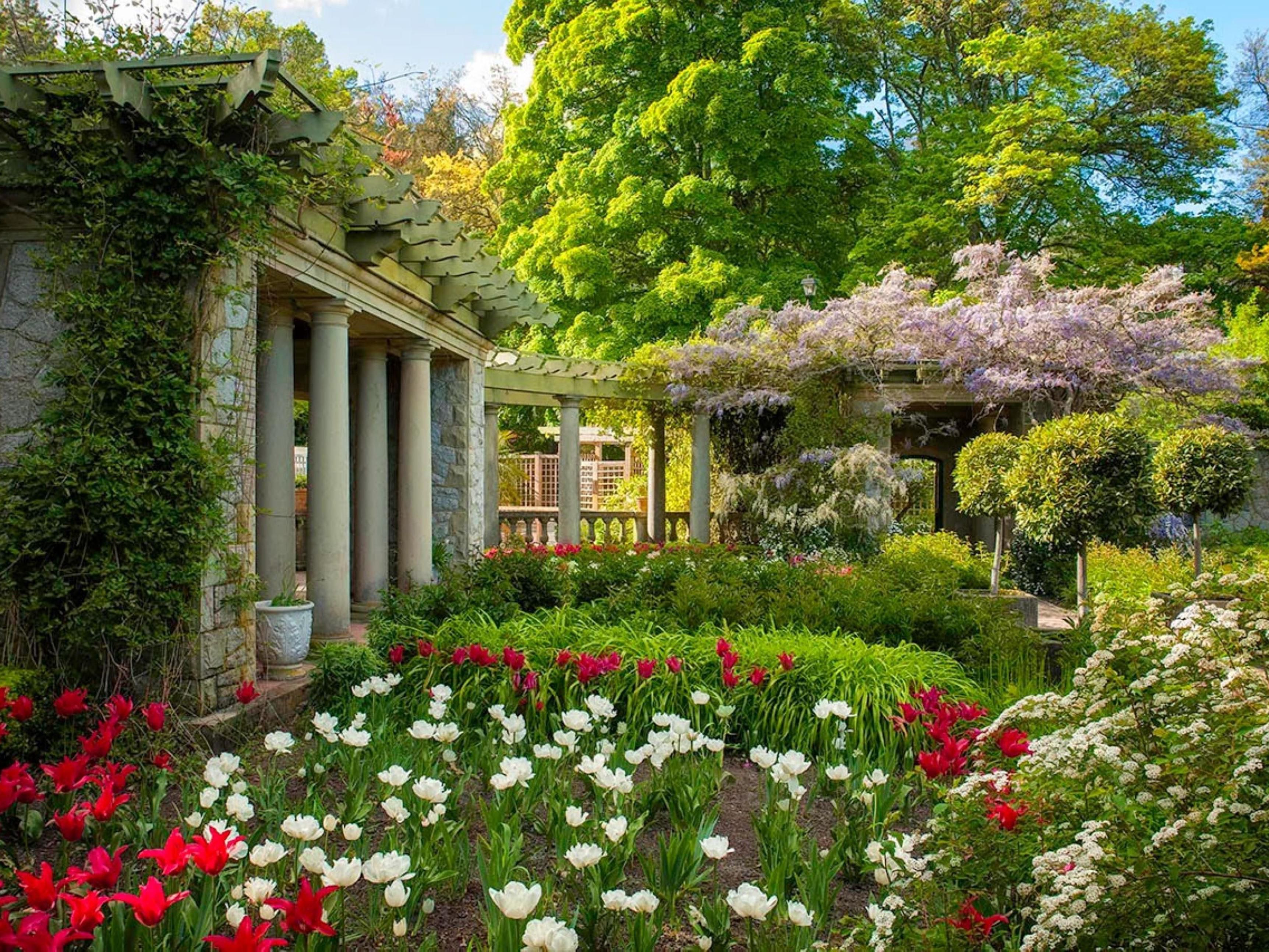 Hotel in Victoria - Colwood BC Near Victoria| Holiday Inn Express & Suites