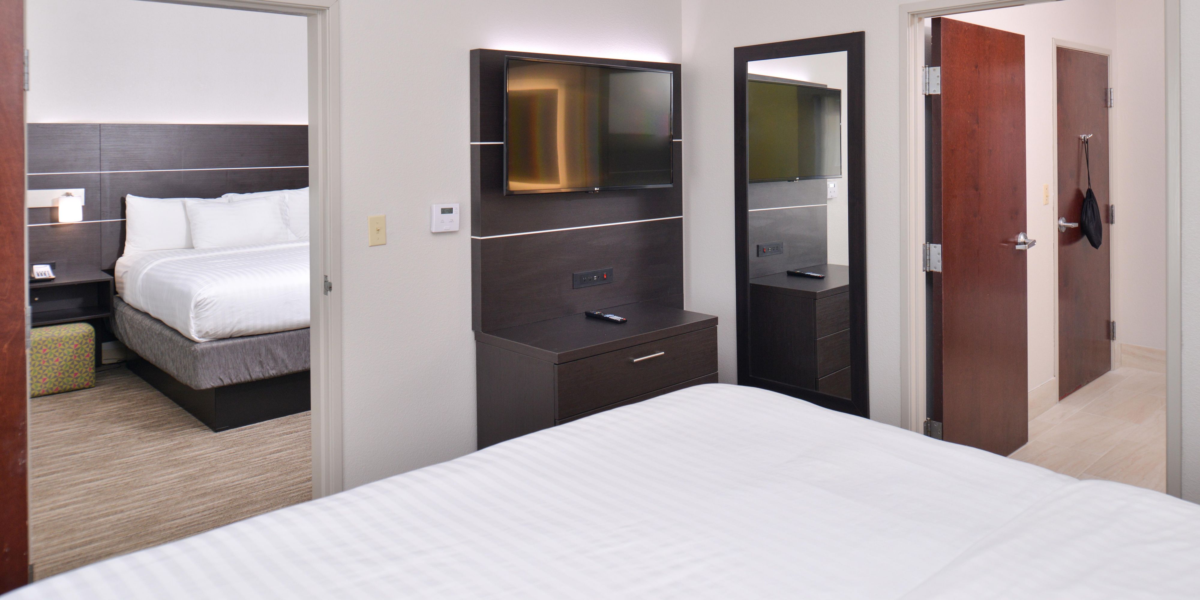 Rooms & Suites