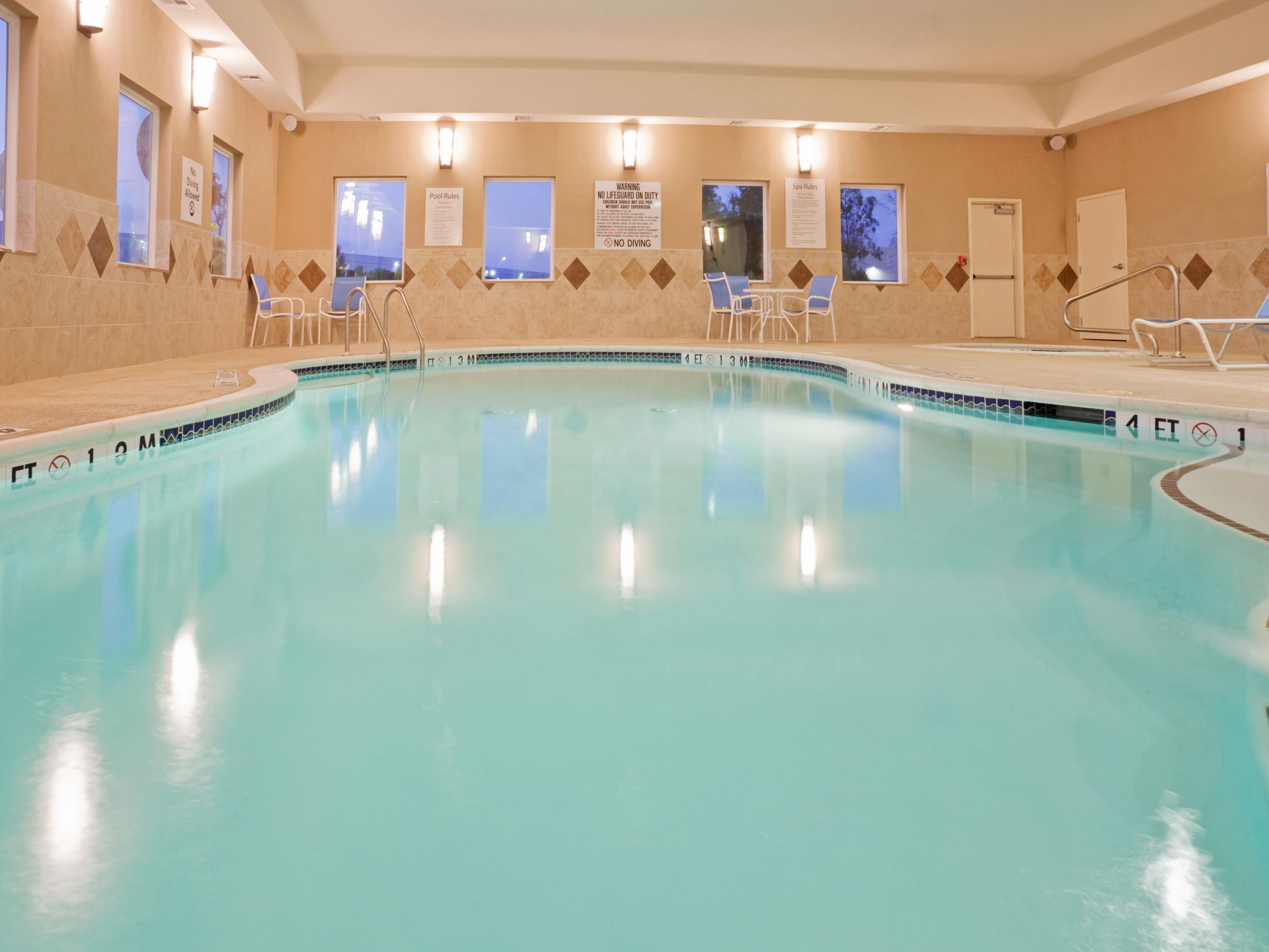 Dallas Hotel with Indoor Pools | Holiday Inn Express & Suites Dallas W ...