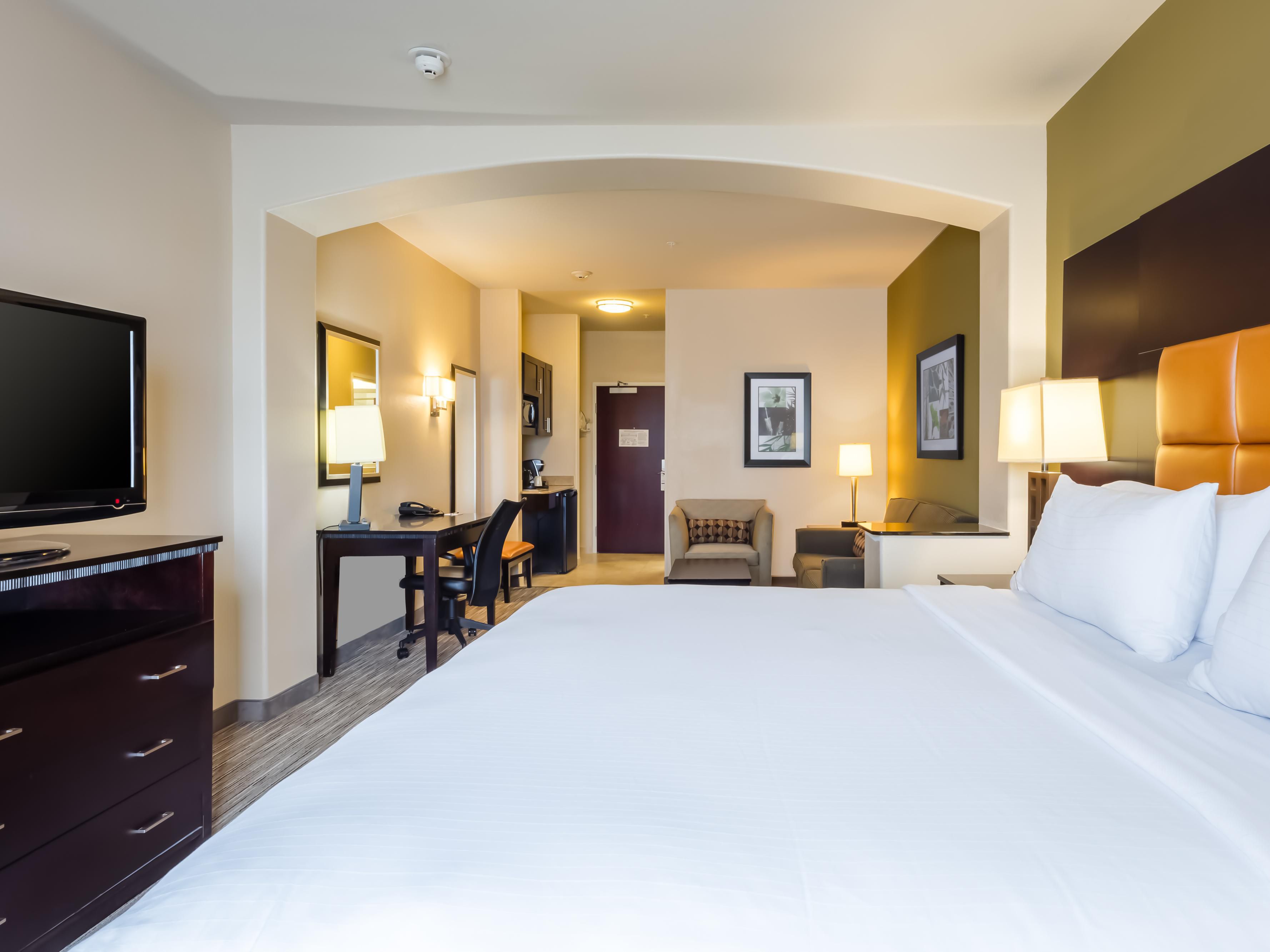 Rooms & Suites