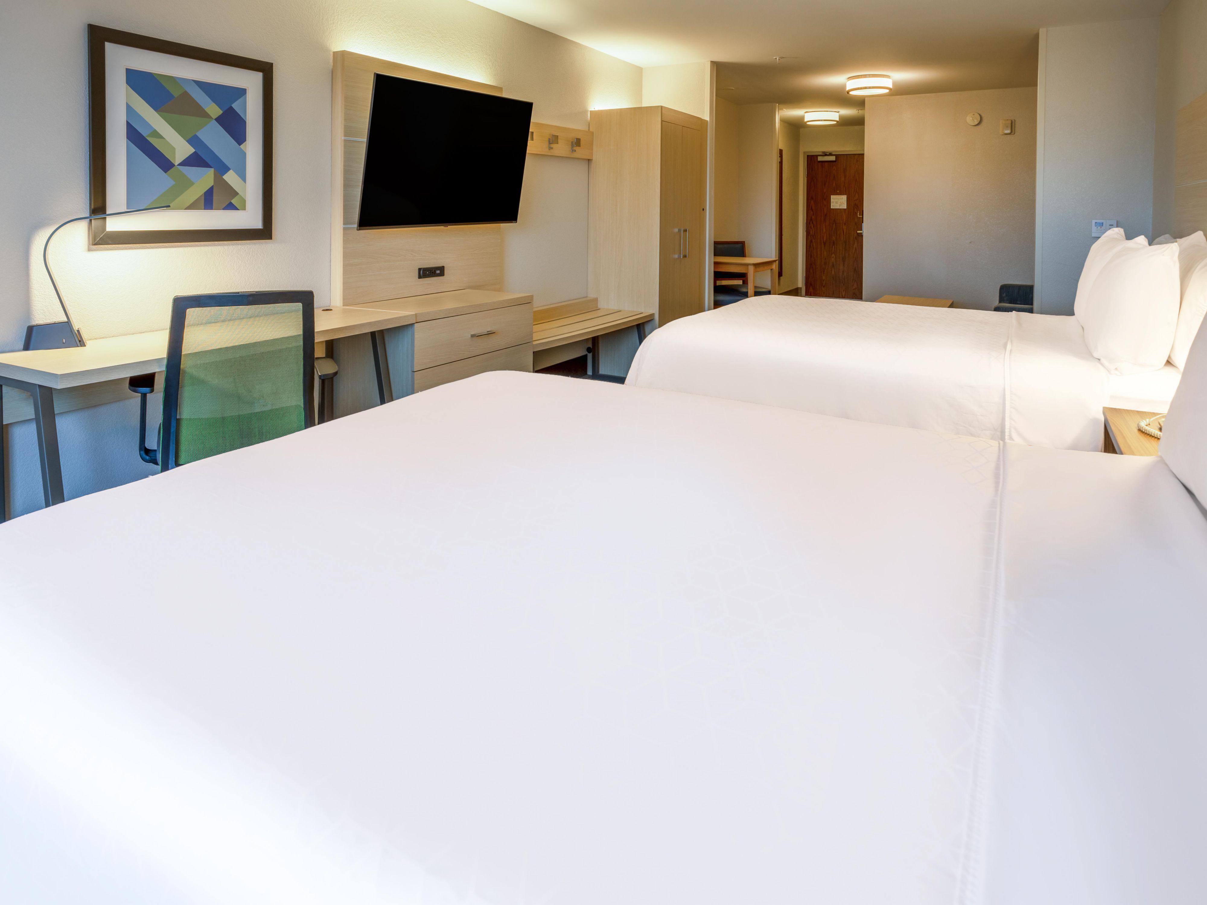 Holiday Inn Express & Suites Salisbury - Delmar Guest Room & Suite Options