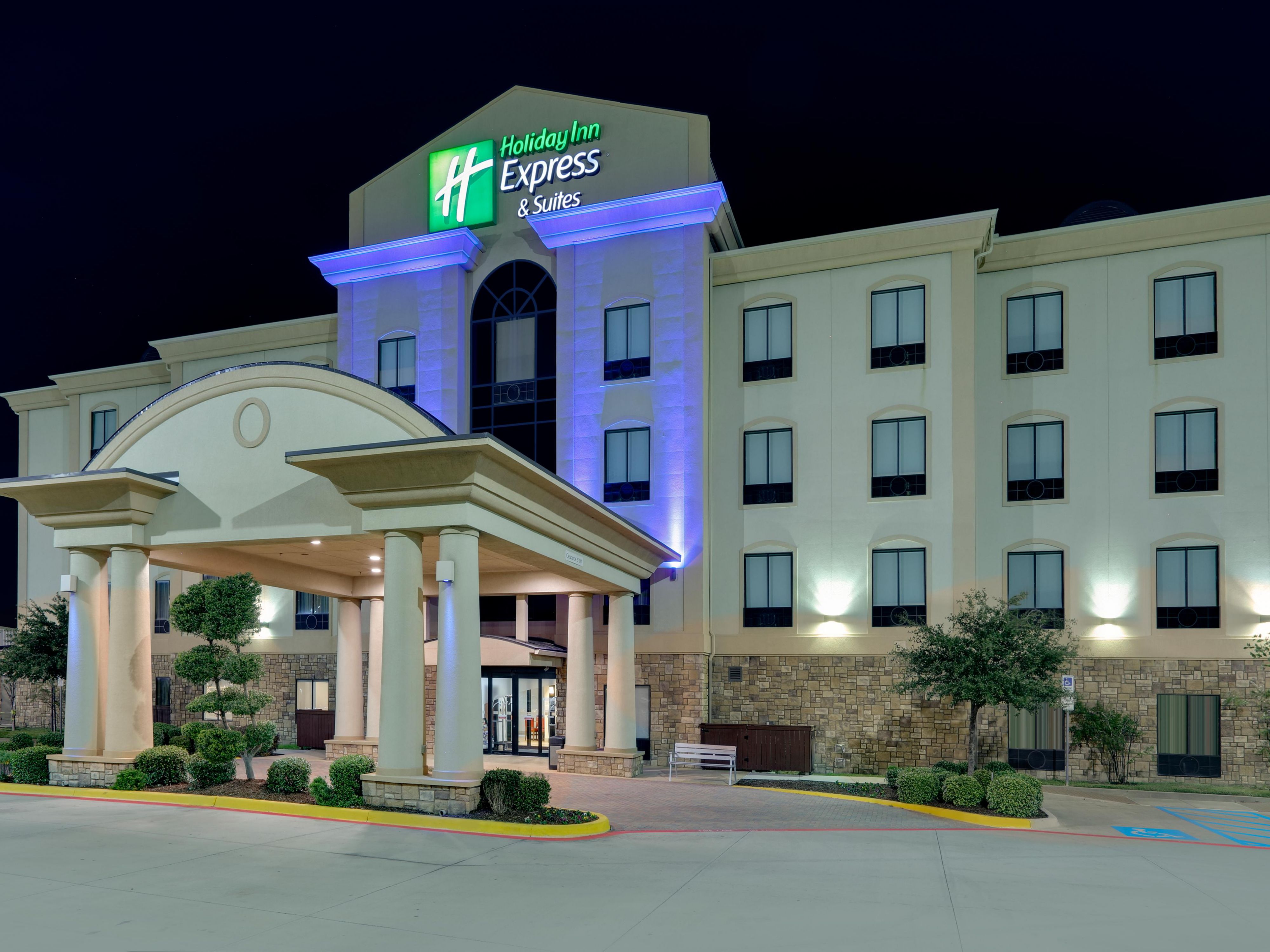 Holiday Inn Express & Suites Denton-UNT-TWU - Denton,