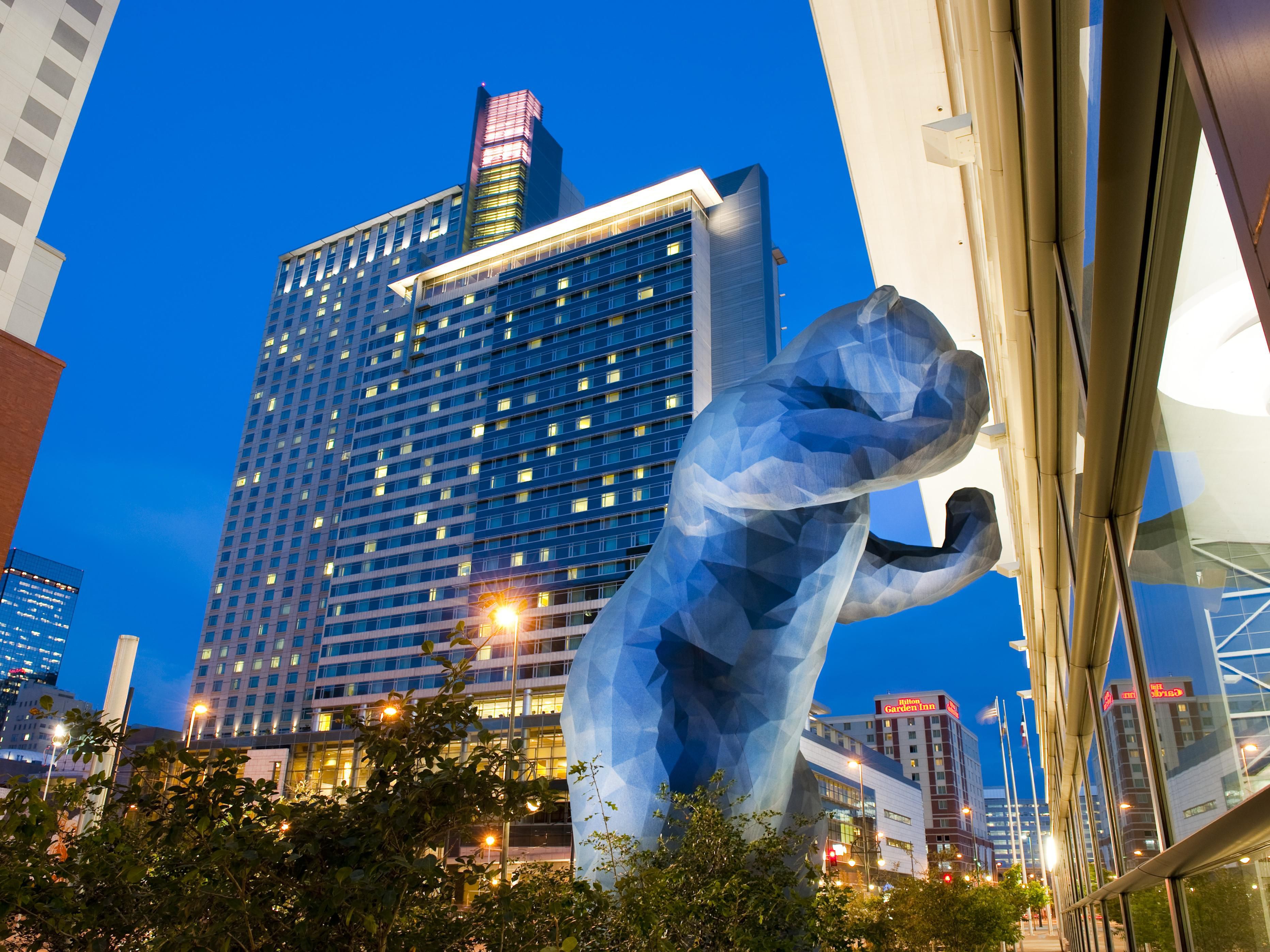 Hotel Near 16th Street Mall With Airport Shuttle | Holiday Inn Express ...