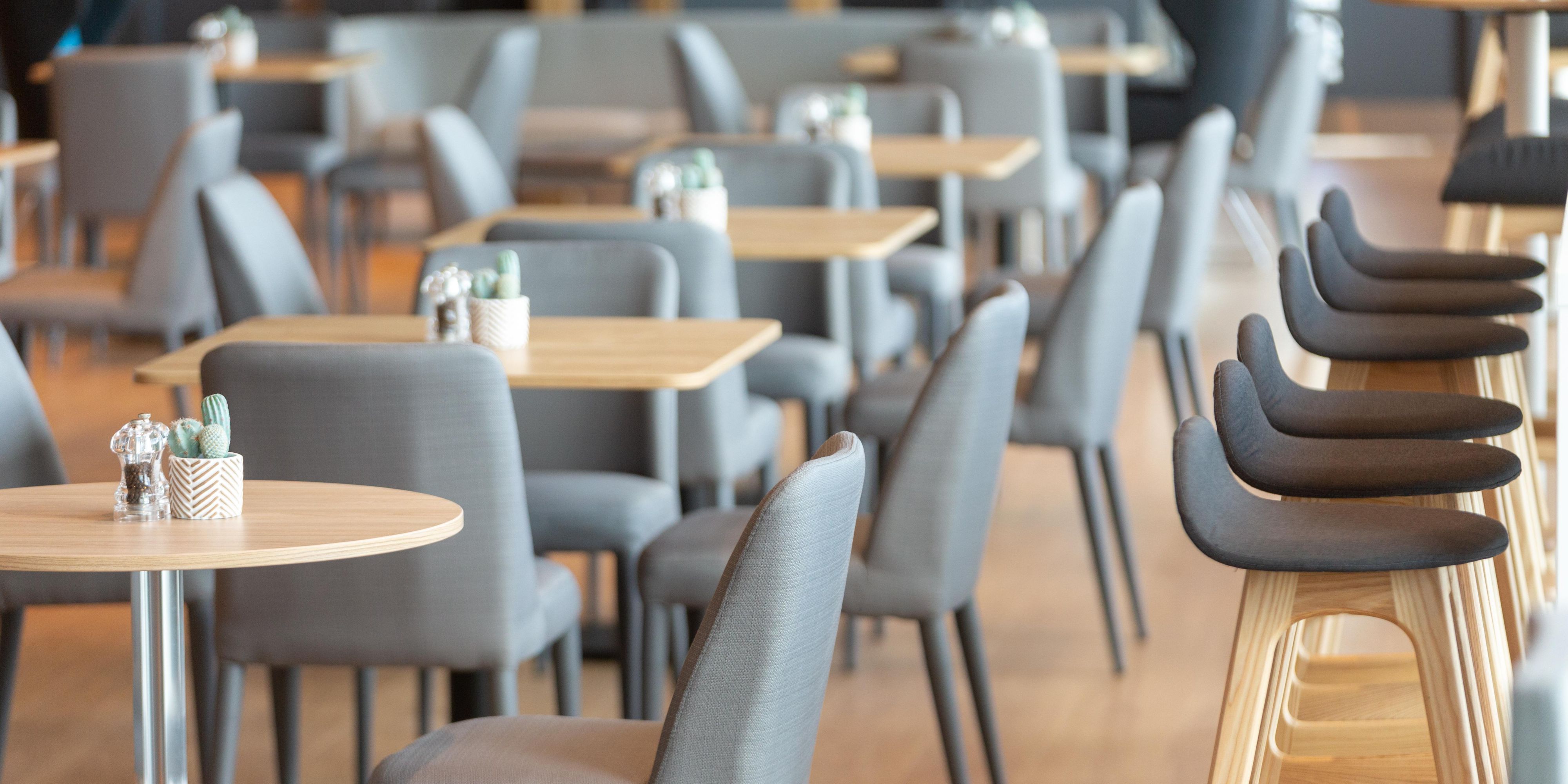 인근 레스토랑 Holiday Inn Express & Suites Deventer