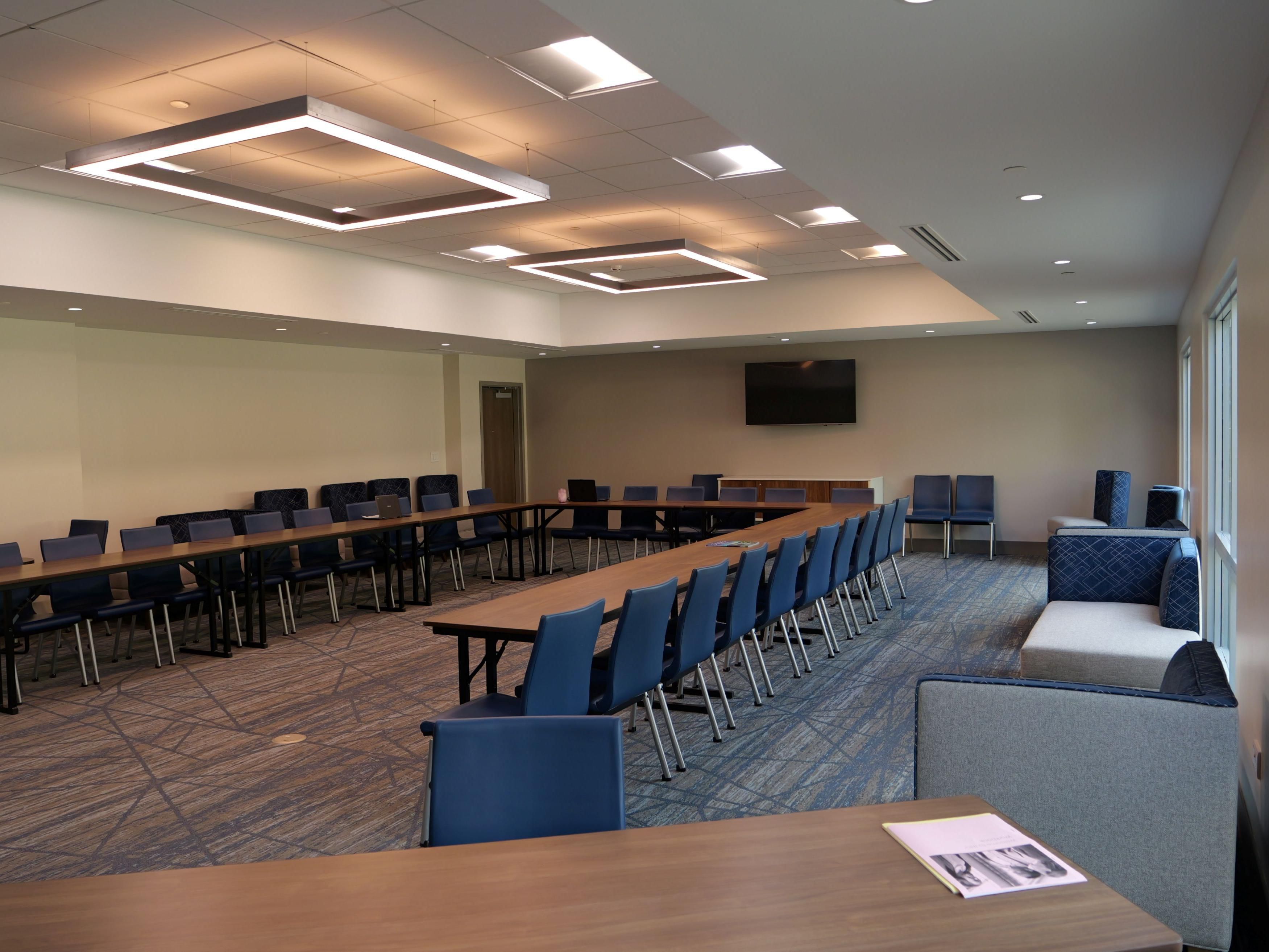 Boutique Hotel in Diamond | Holiday Inn Express Holiday Inn Express ...